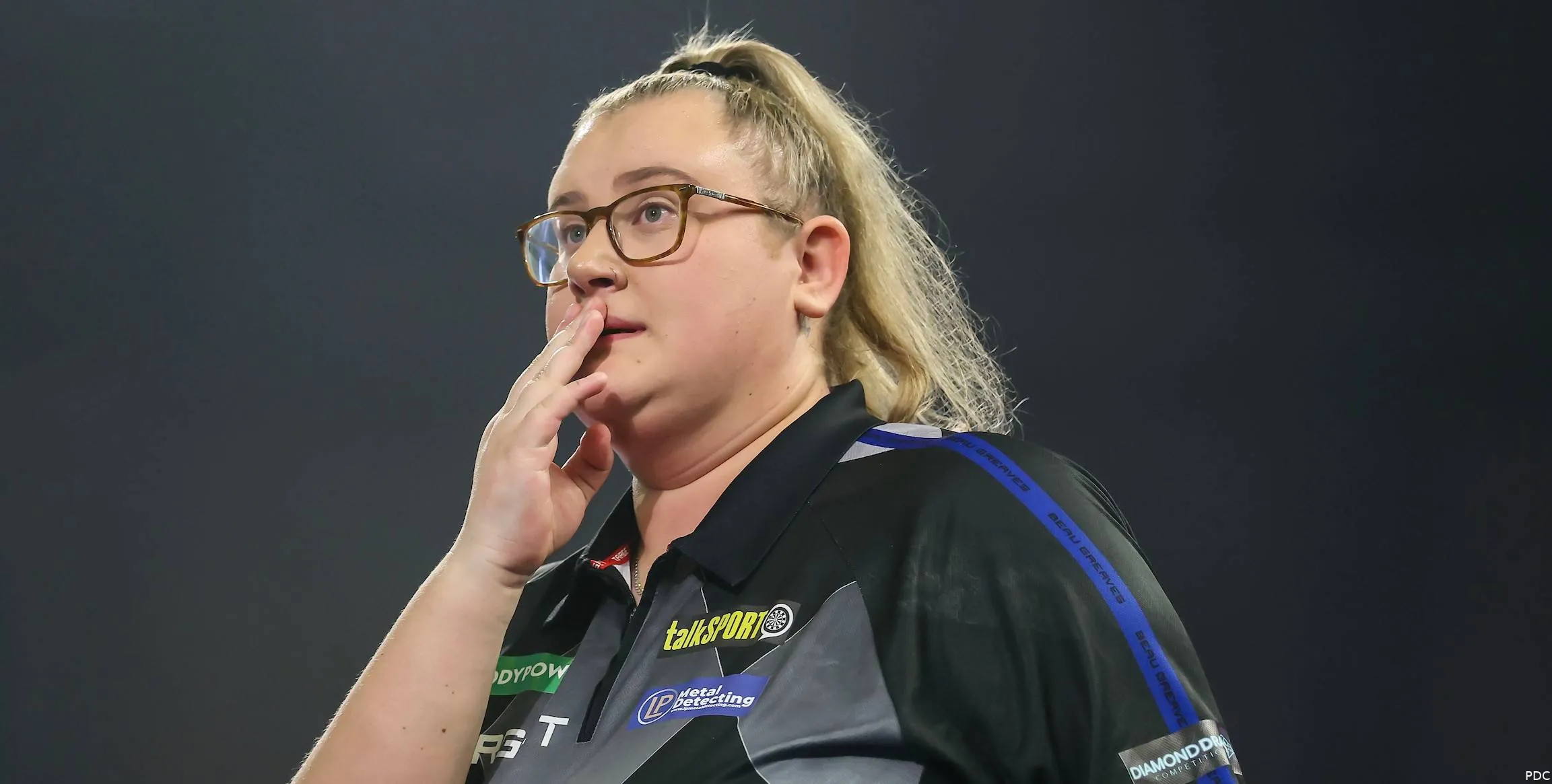 LIVE Winmau World Masters Qualifiers | Beau Greaves and Dimitri van den ...