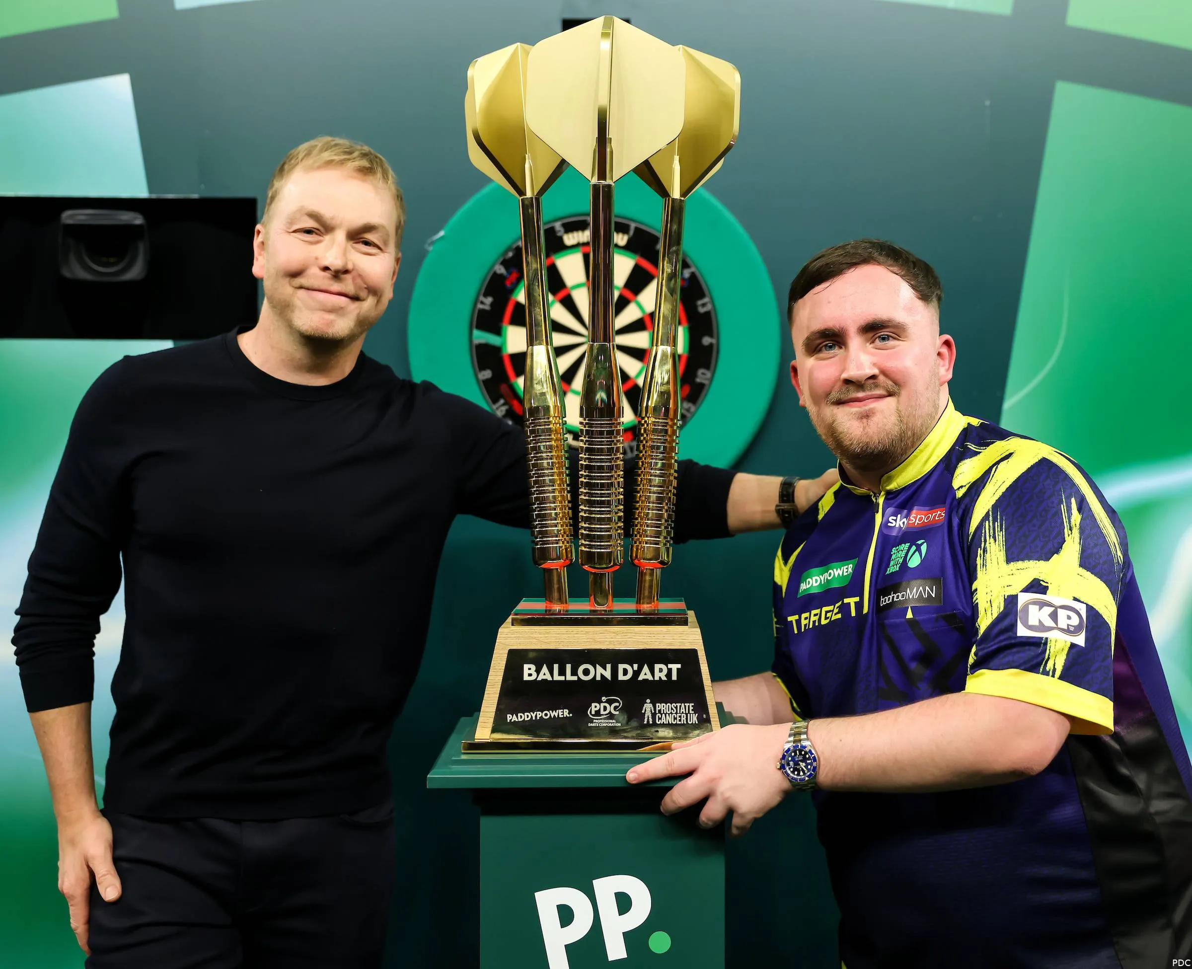 Littler pakt na tweede wereldtitel ook Ballon d’Art in Alexandra Palace