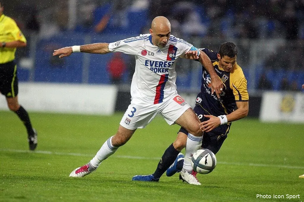 La cloison nasale de Meriem n'a pas résisté à Cris