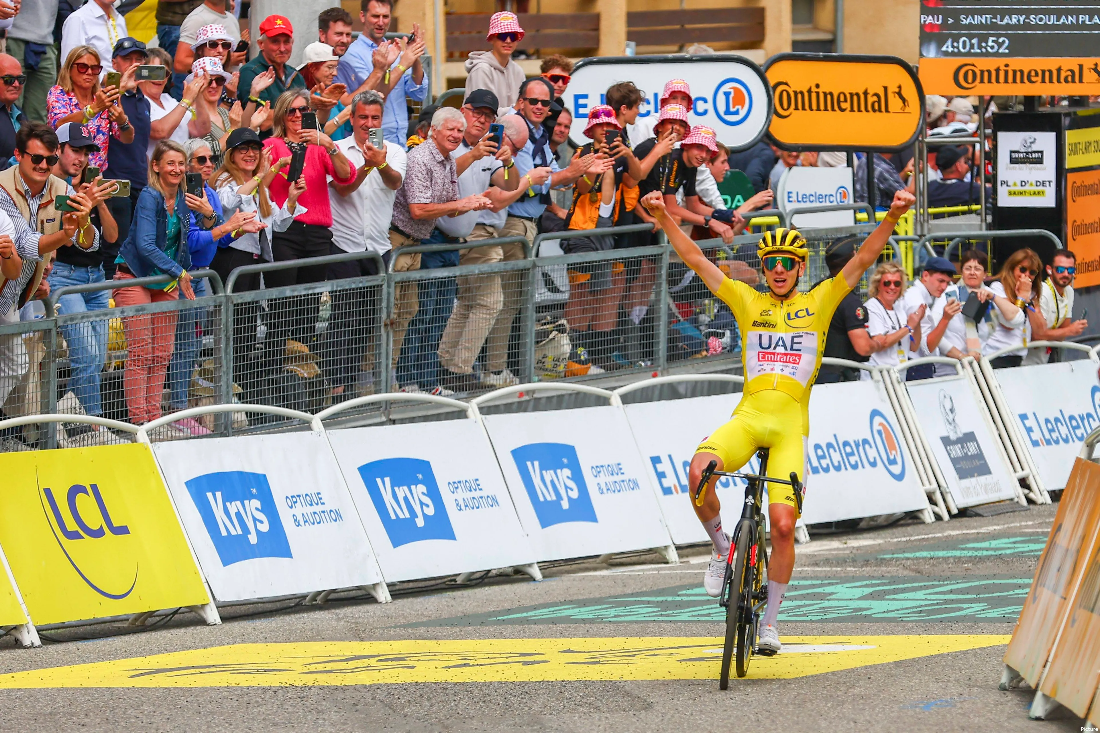 "Today Tadej Pogacar was on a different level. He was better than Jonas ...