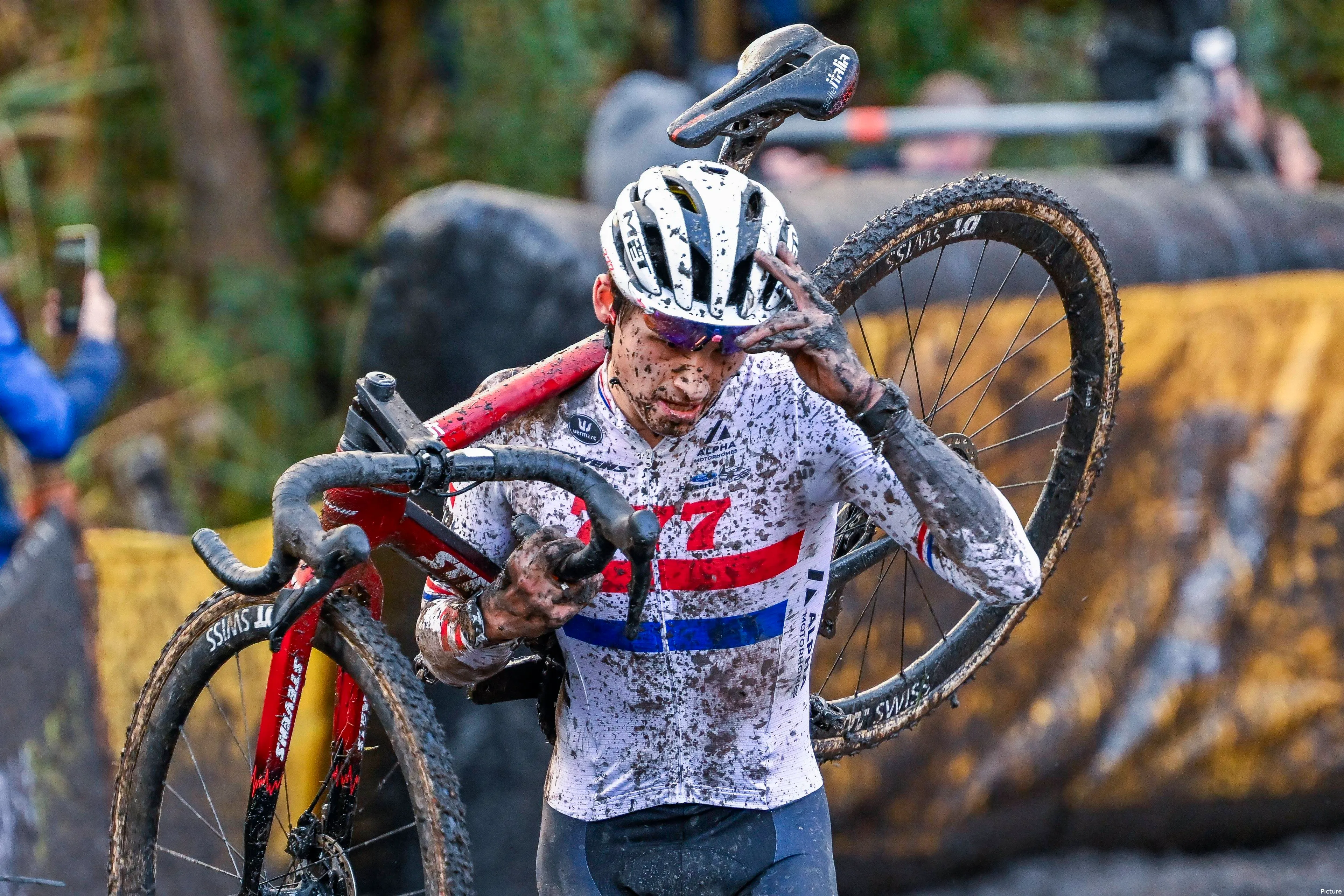 Cameron Mason auf Medaillenjagd bei den Cyclocross-Weltmeisterschaften ...