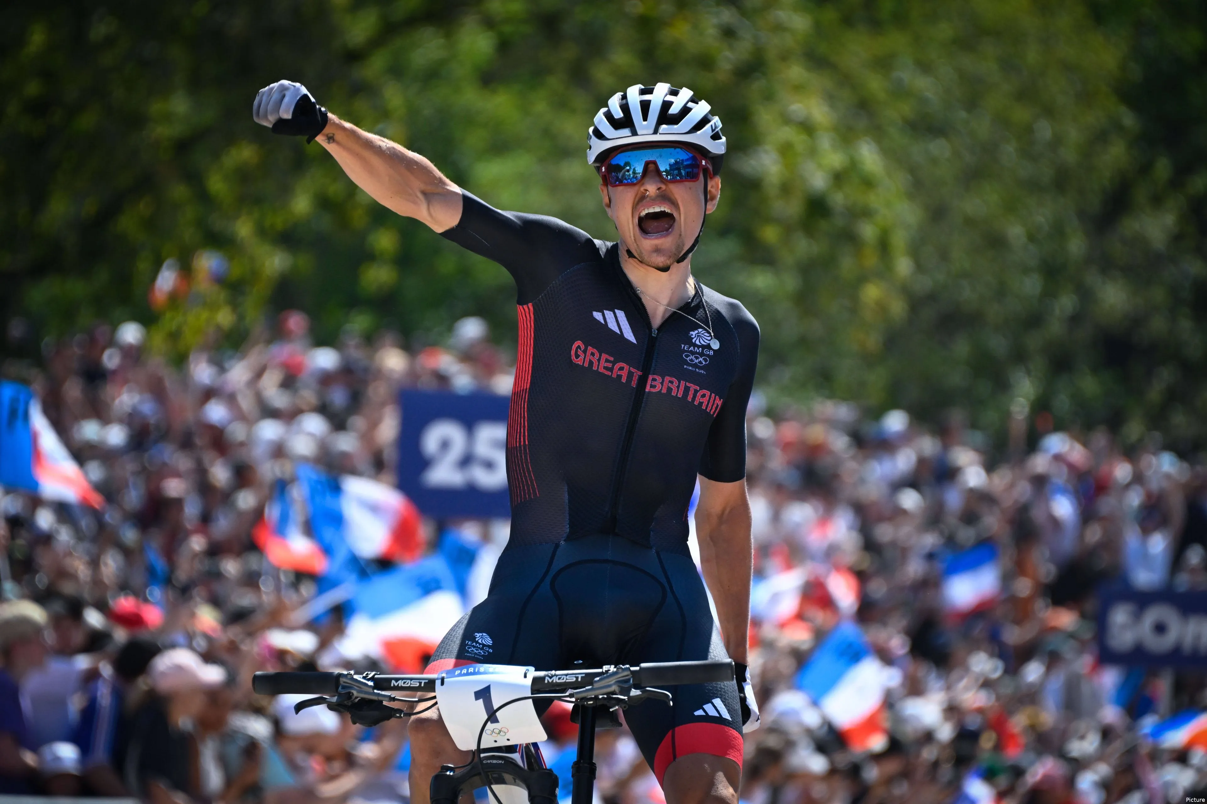 Olympiasieger Tom Pidcock könnte bei den INEOS Grenadiers auf dem ...