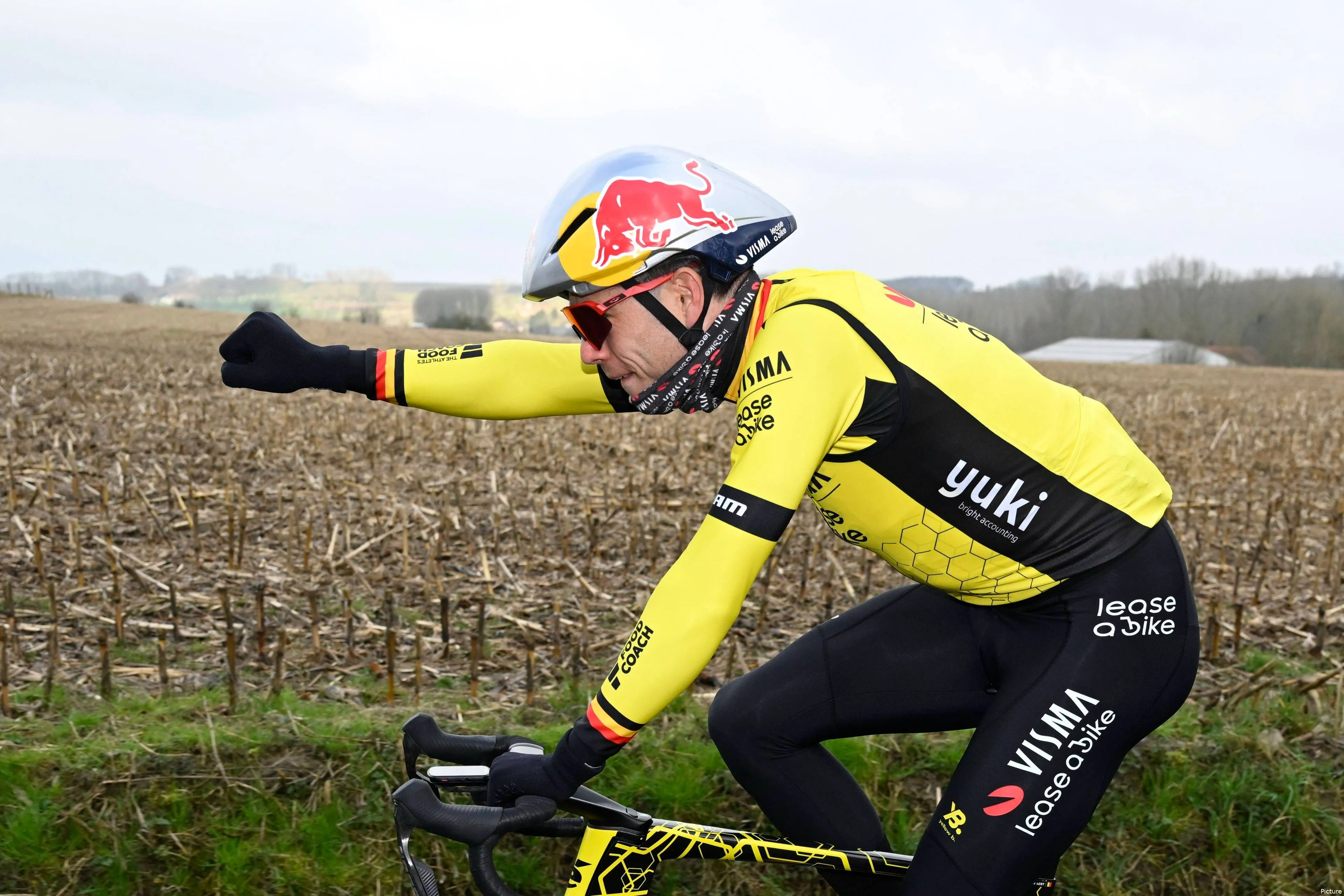 Van operatie naar 183 km: Spaanse trainingsbeelden van Van Aert wijzen ...