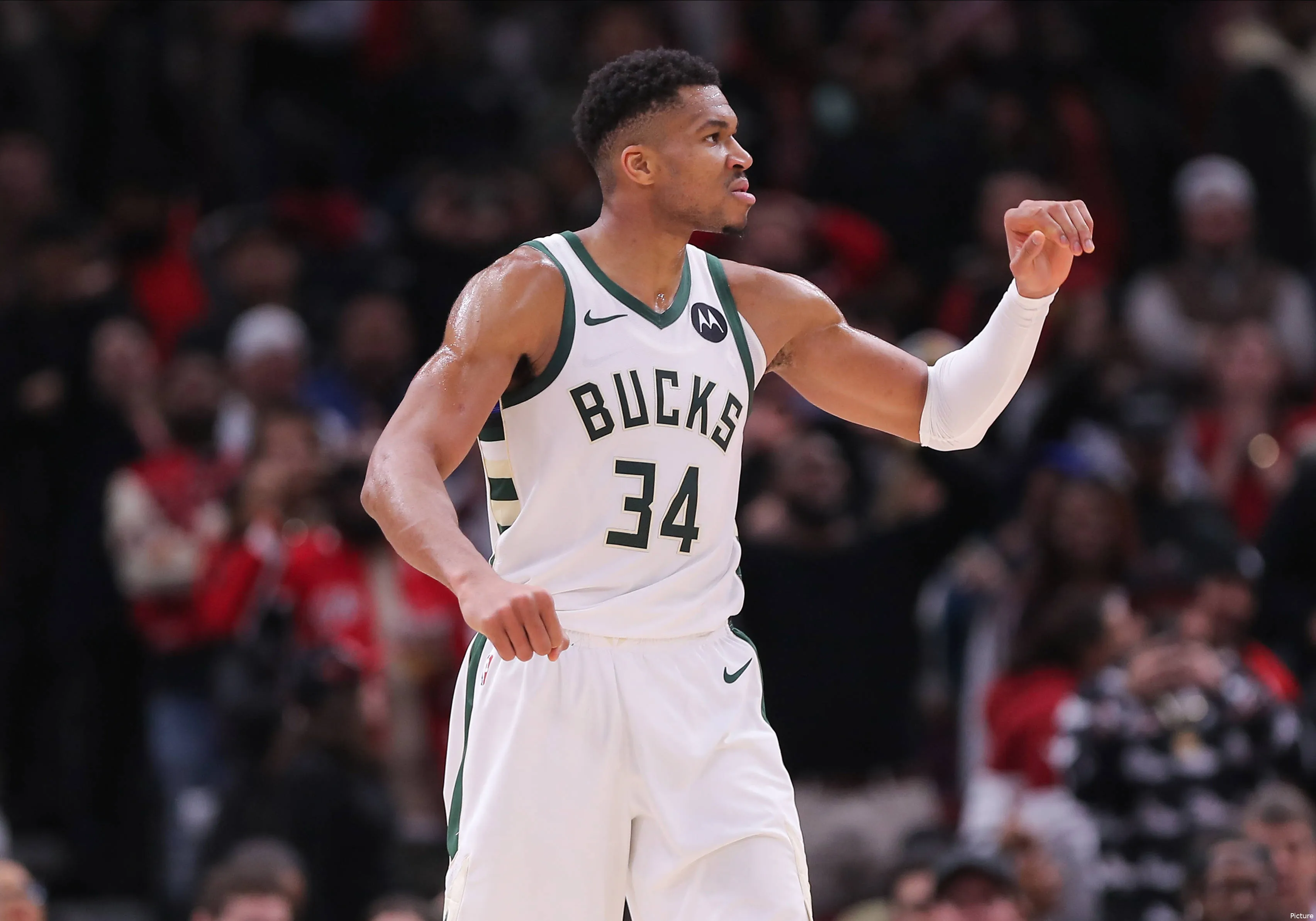 Giannis Antetokounmpo shines as Milwaukee Bucks defeat Atlanta Hawks