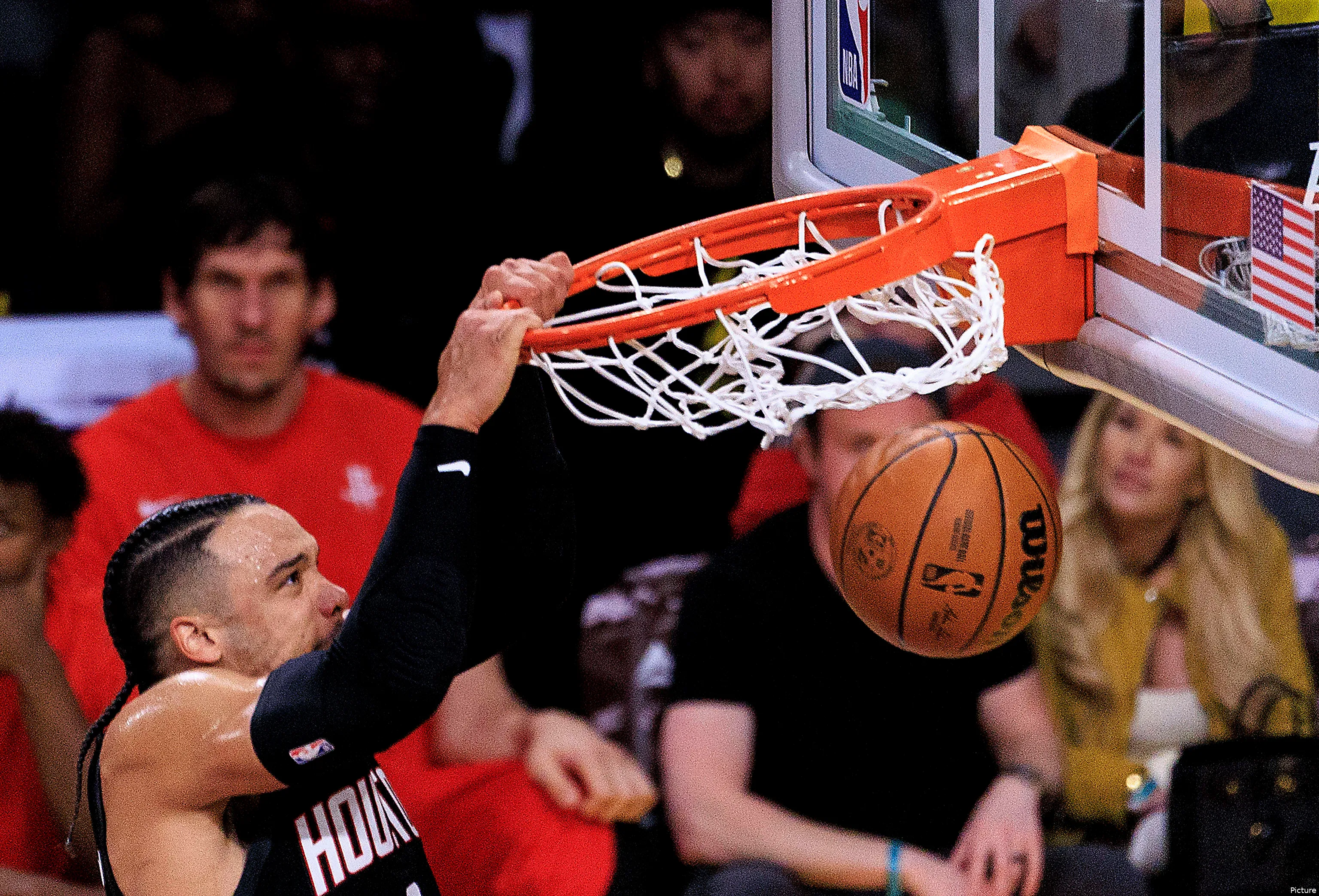 Victor Wembanyama can do nothing to prevent San Antonio Spurs' loss to ...