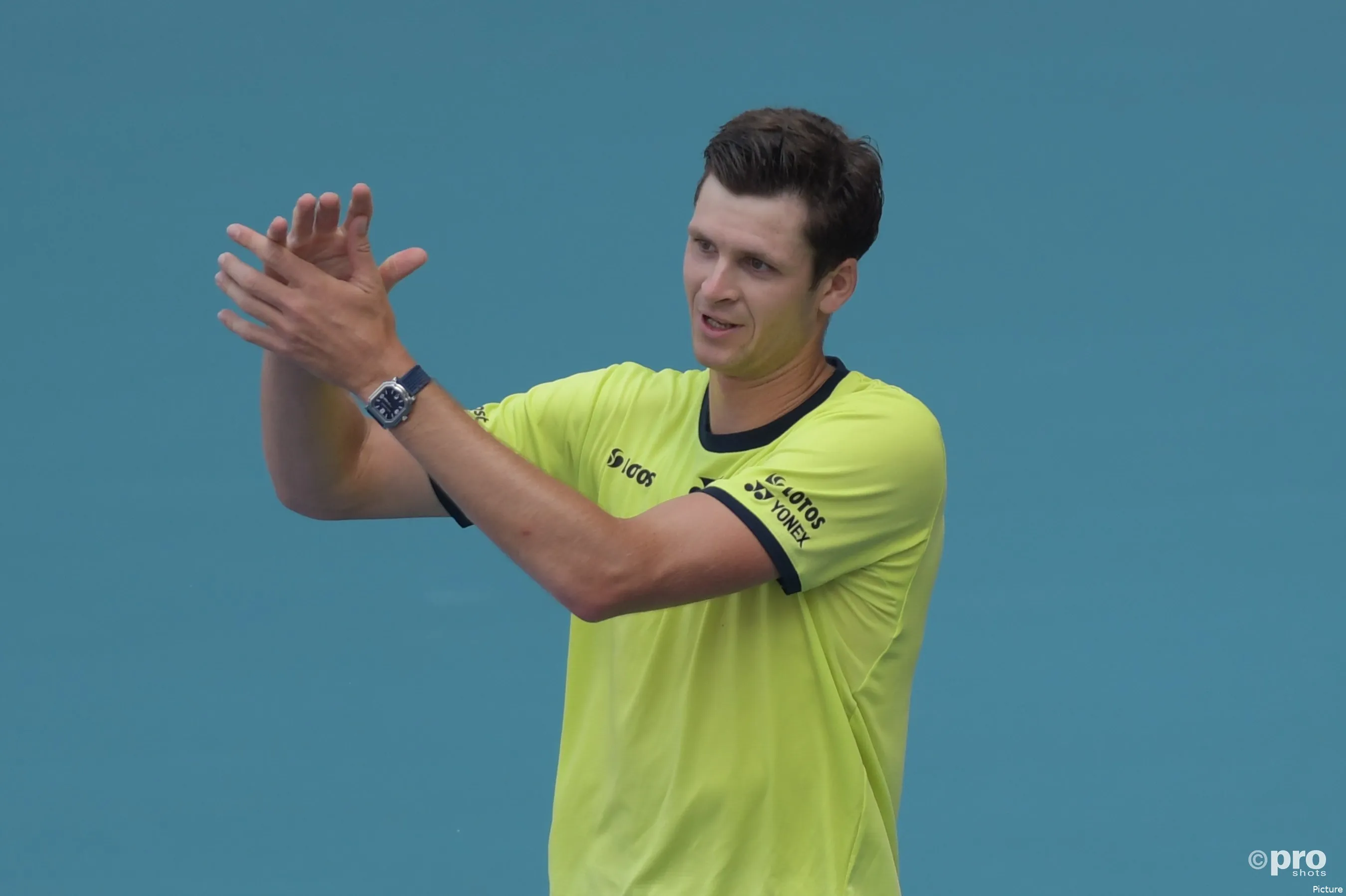 Andreescu and Stubbs praise Hurkacz for apologizing to Kokkinakis and ...