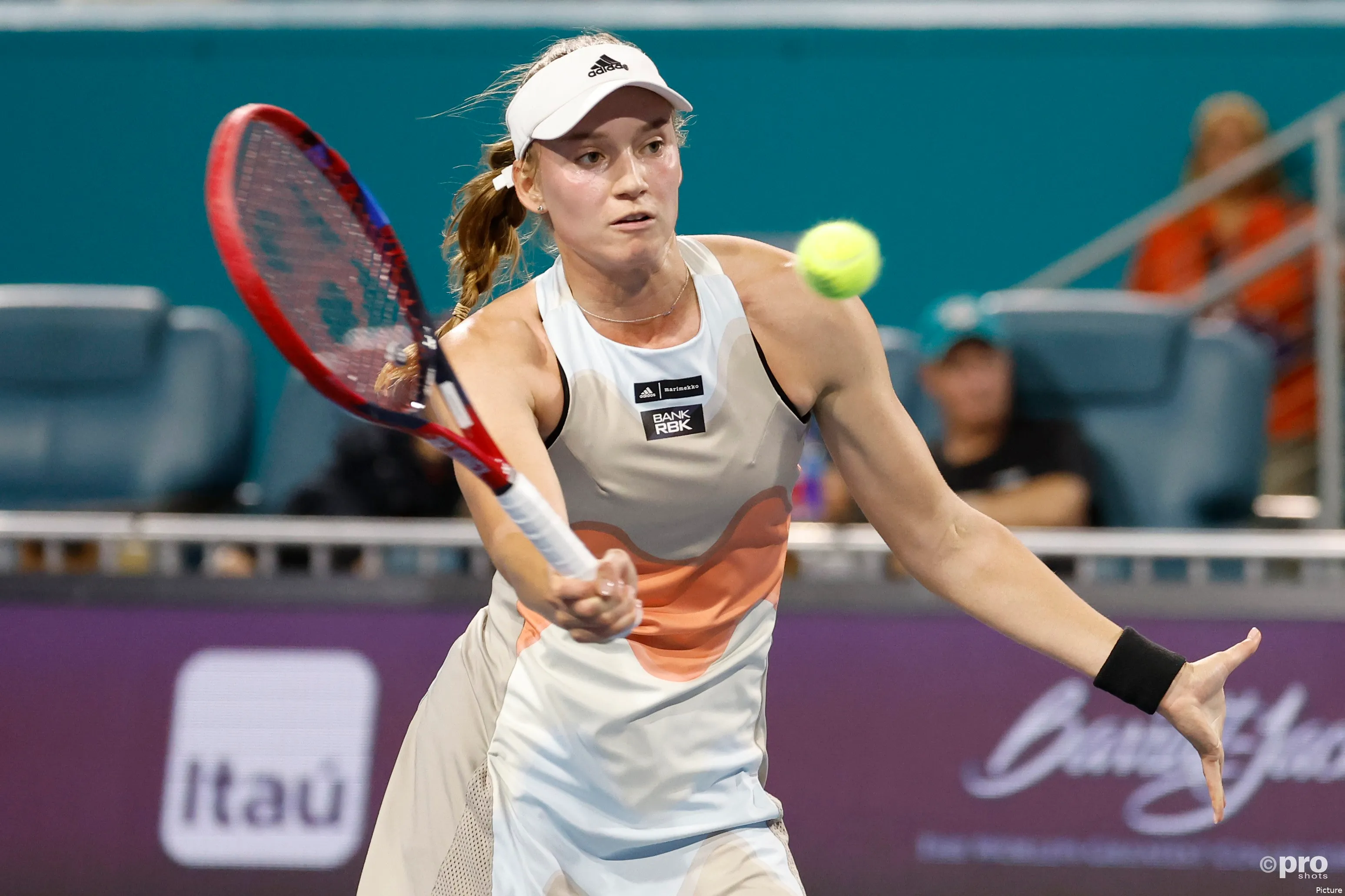 Elena Rybakina makes winning start at the Rome Open