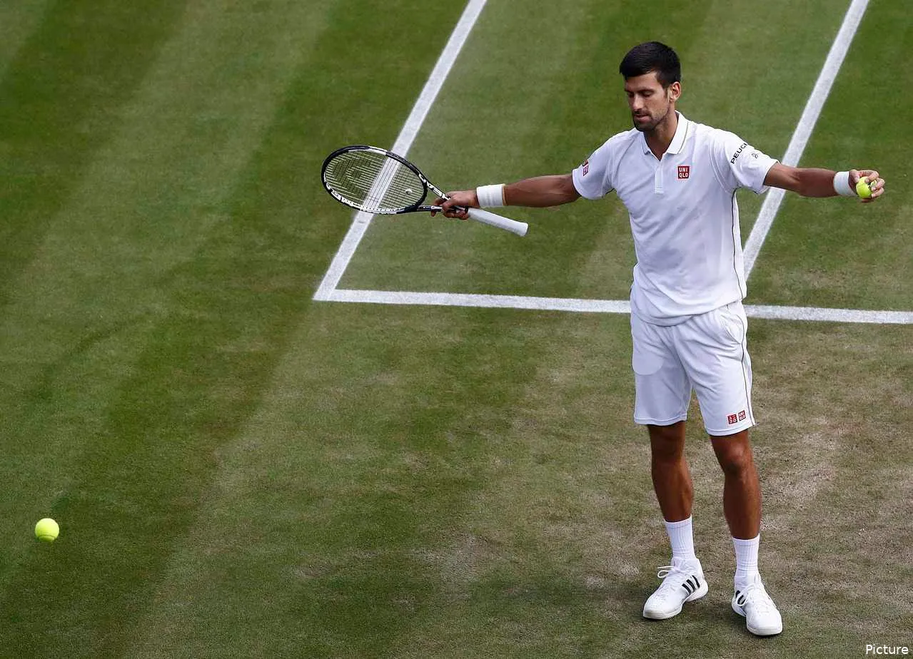 Djokovic makes large monetary donation to hospitals in Italy