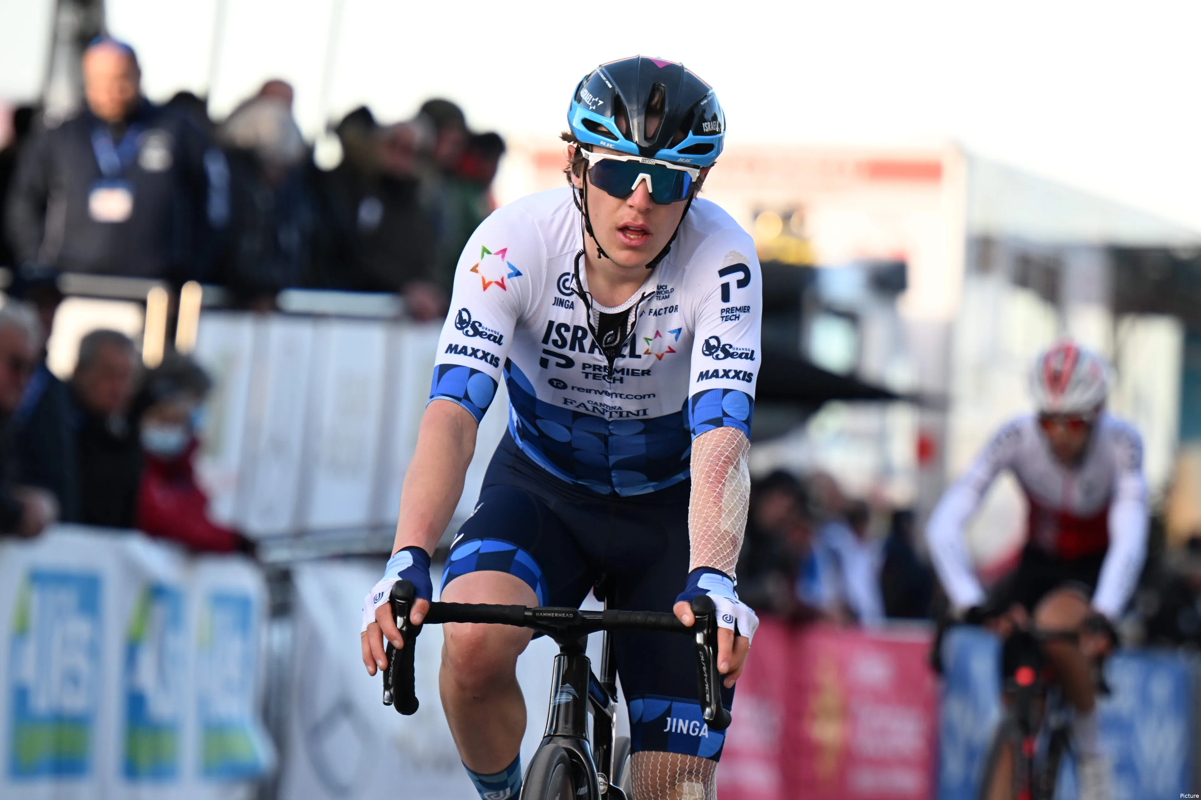 Corbin Strong wins the first stage of Tour of Britain