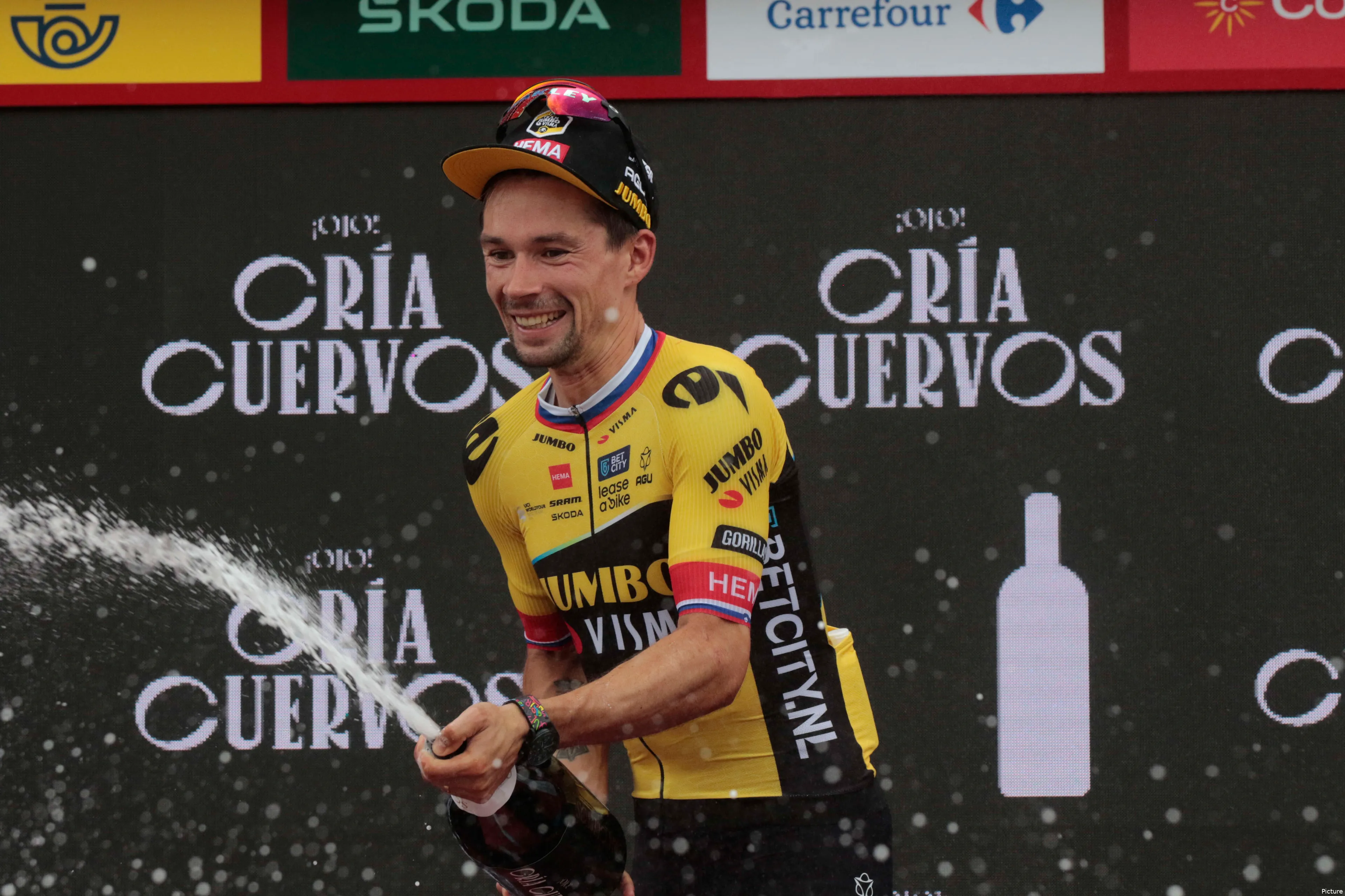 Primoz Roglic wins the 2023 Giro dell'Emilia on day he announces Jumbo ...