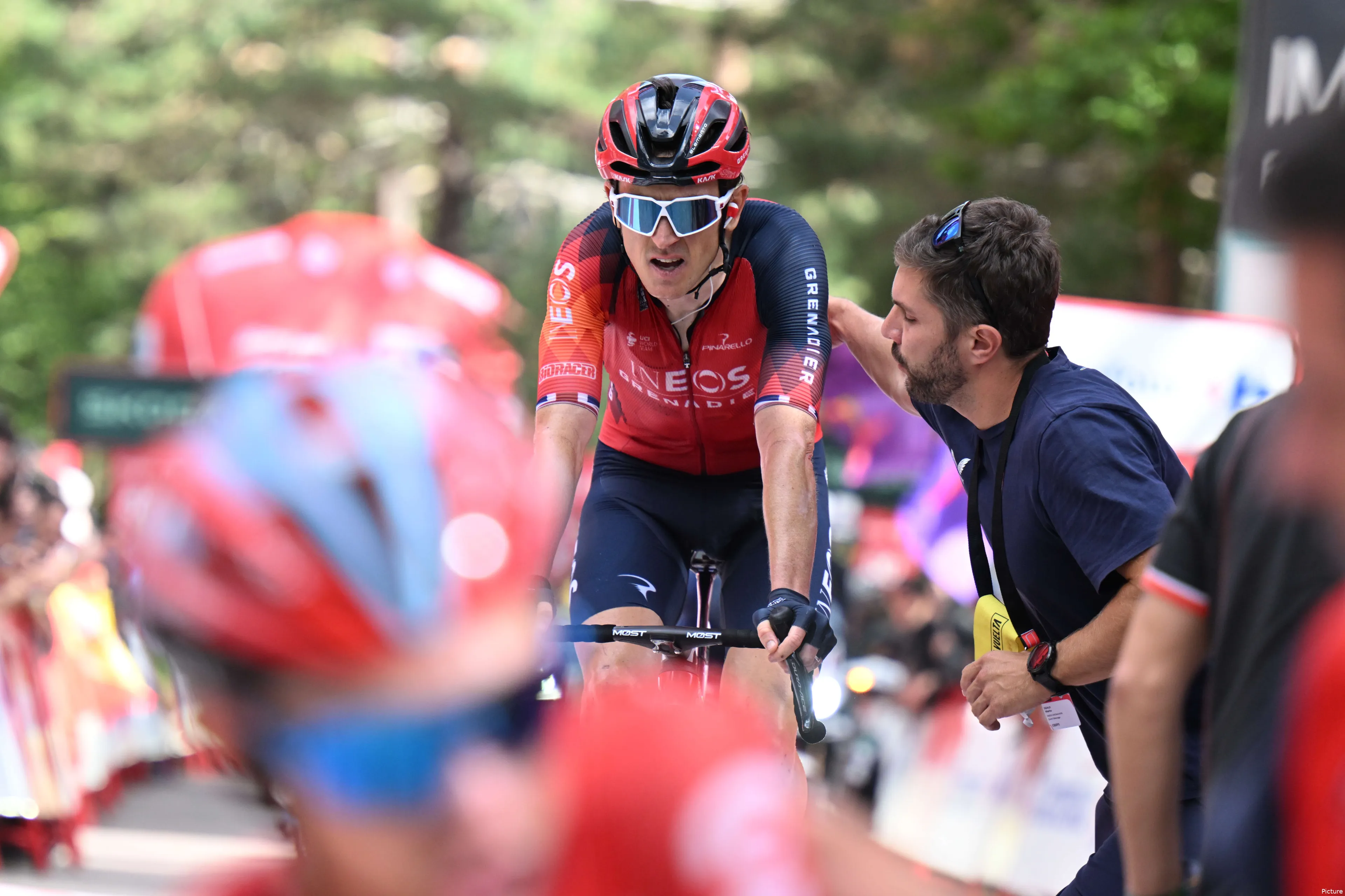 Geraint Thomas joins Cardiff Rugby training session and shares "insight ...