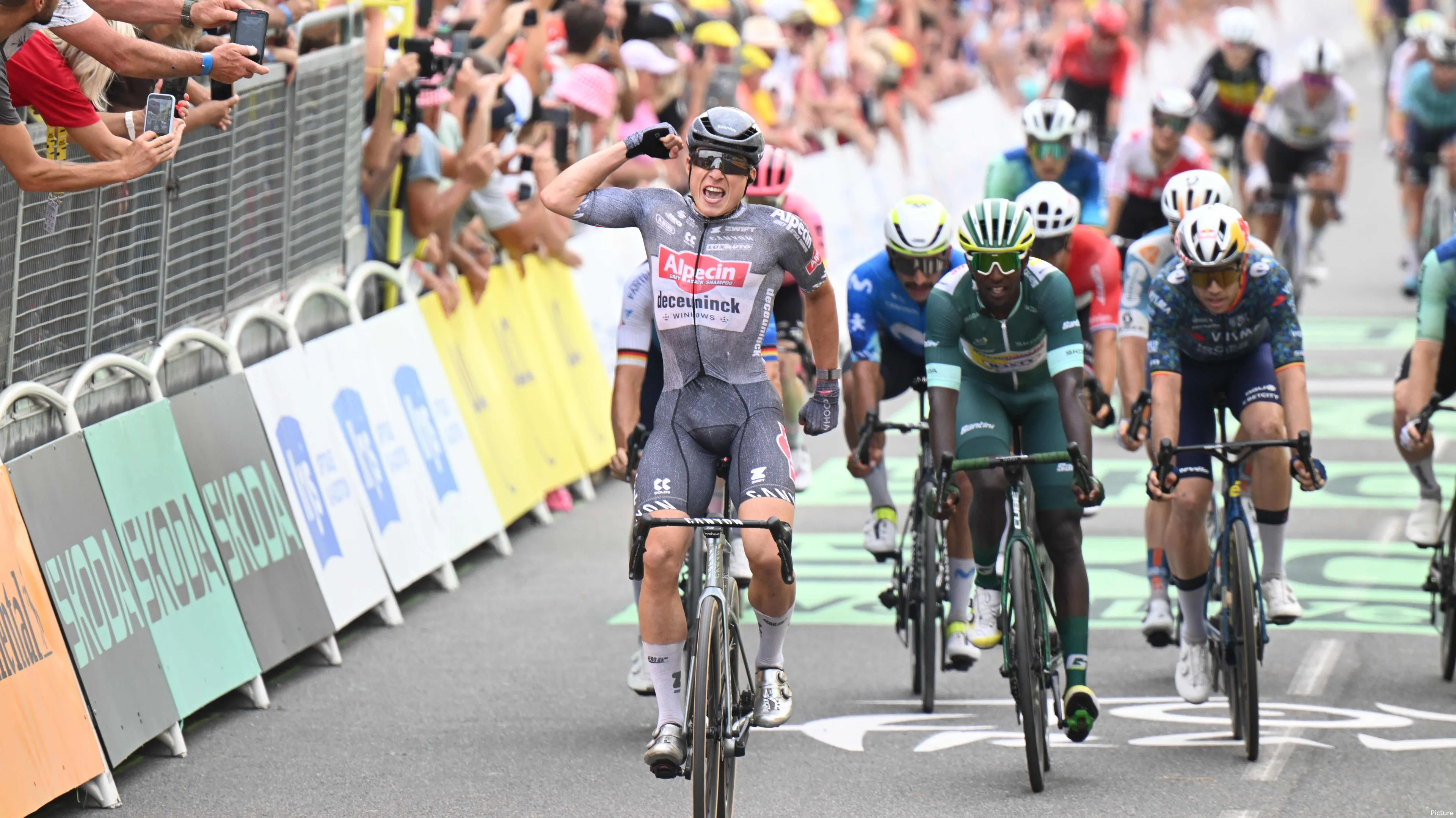 Jasper Philipsen wins Kuurne - Bruxelles - Kuurne! Kooij, Merlier ...