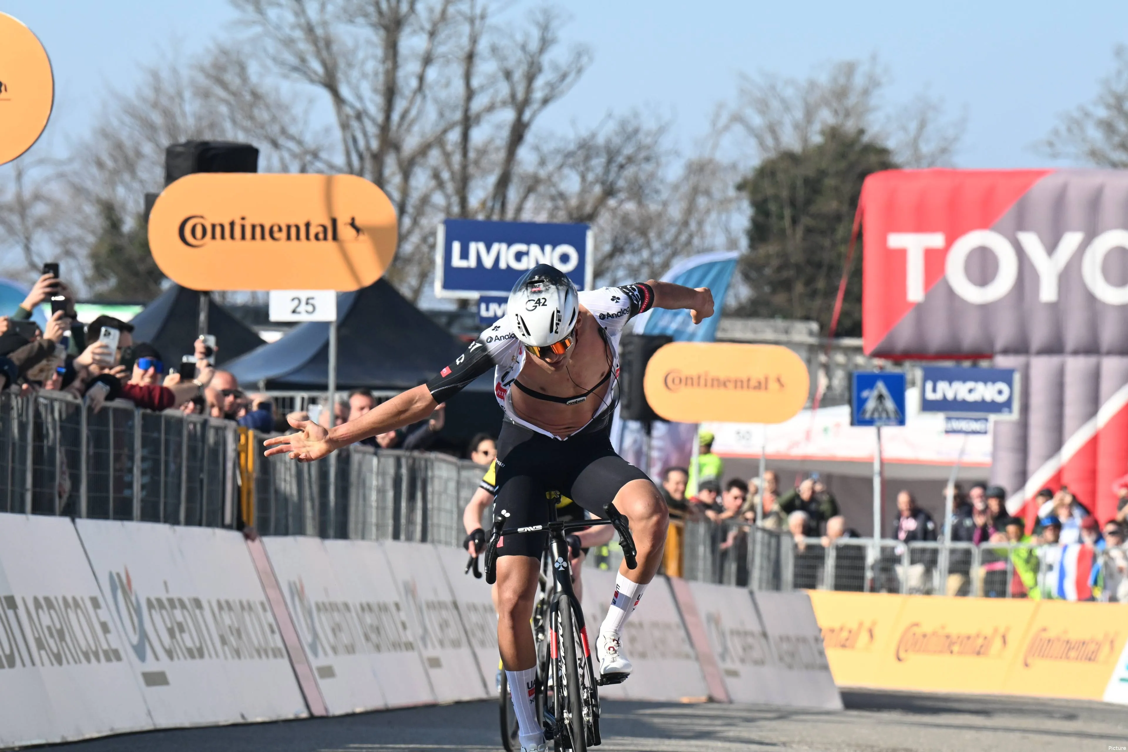 Isaac del Toro continues breakthrough season with solo win Circuito de ...