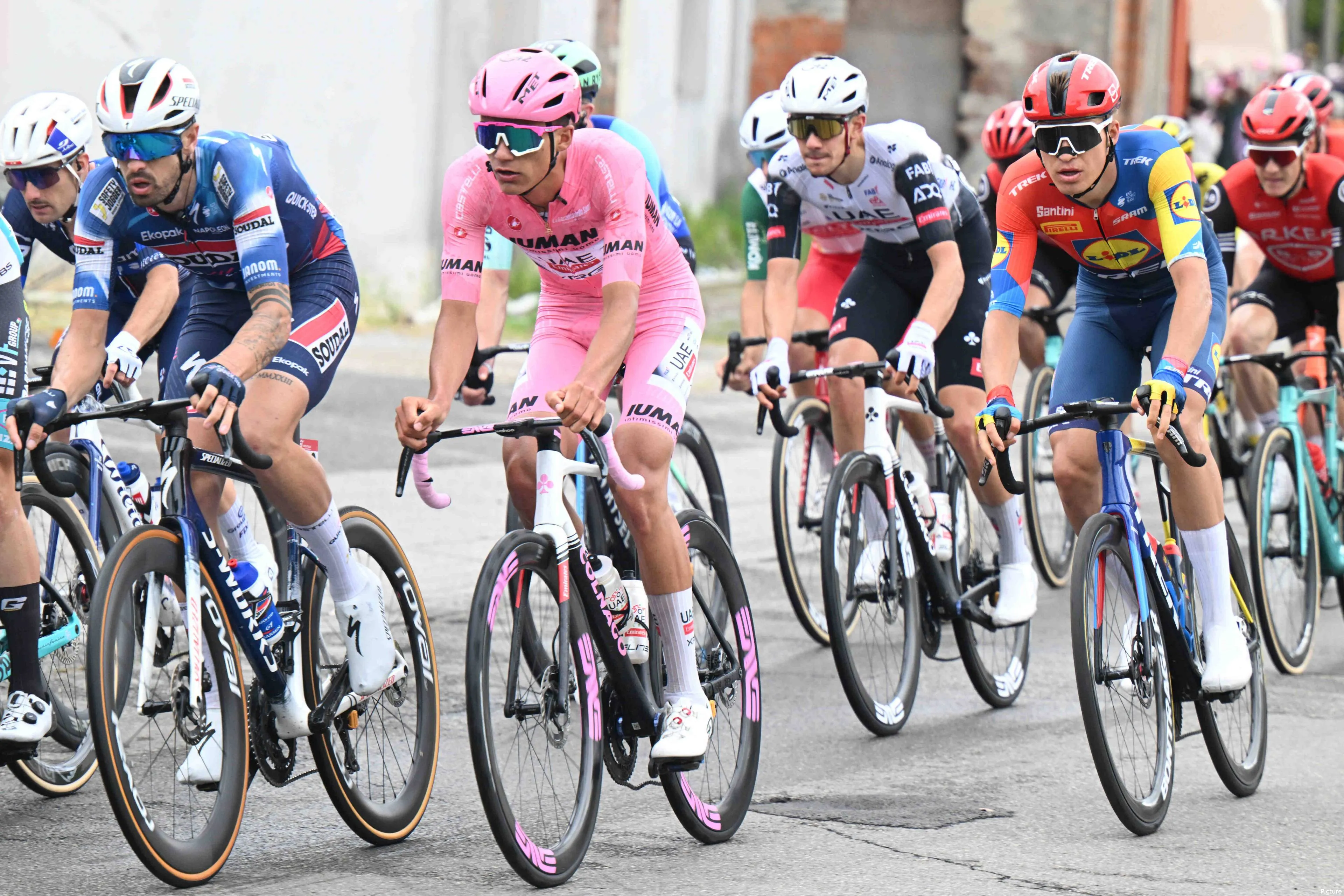 Giro d'Italia 2025 GC Update: Isaac del Toro extends lead on stage 13 ...