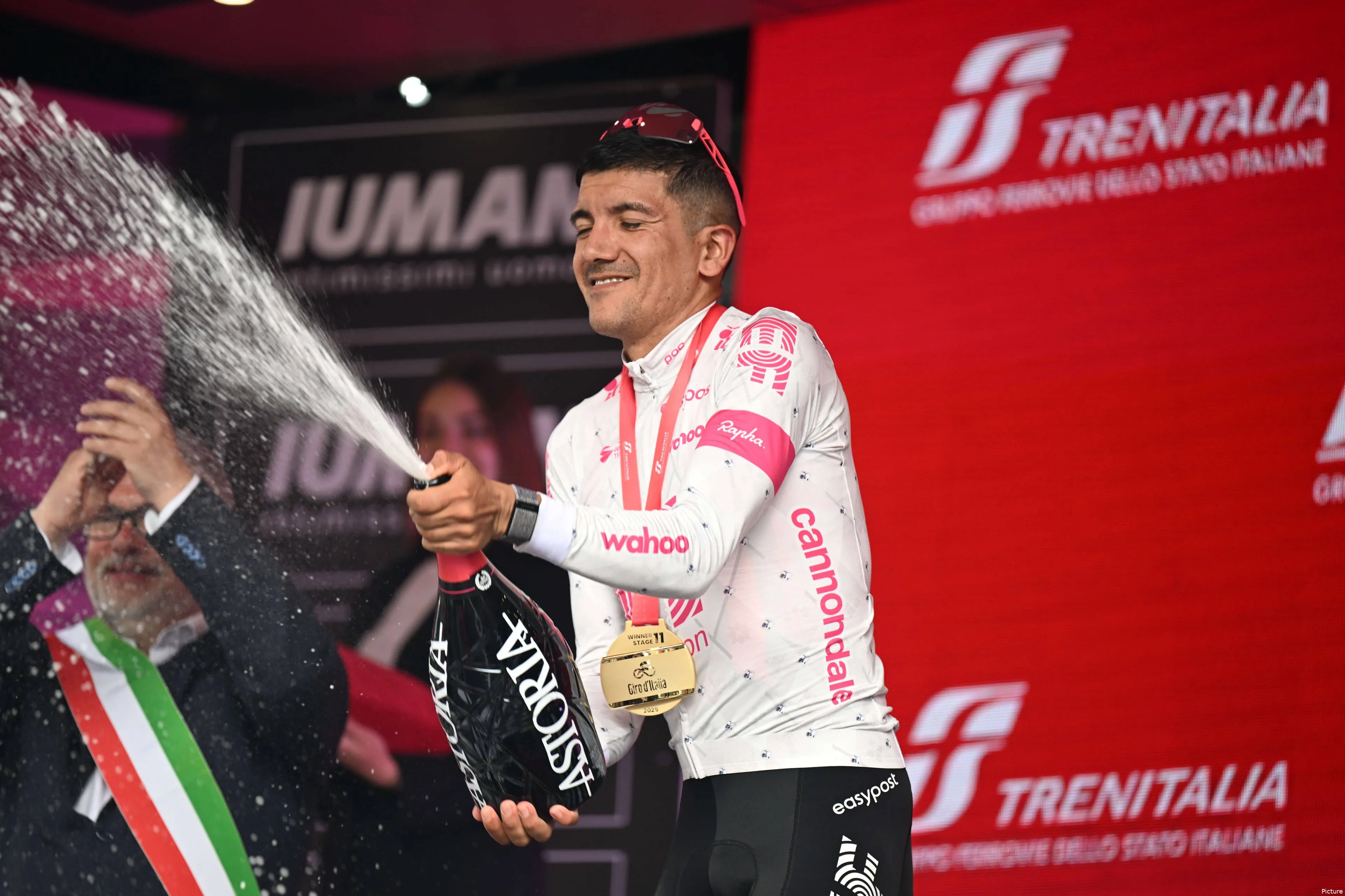 Richard Carapaz wins with power at Giro and warns rivals - "I don’t ...