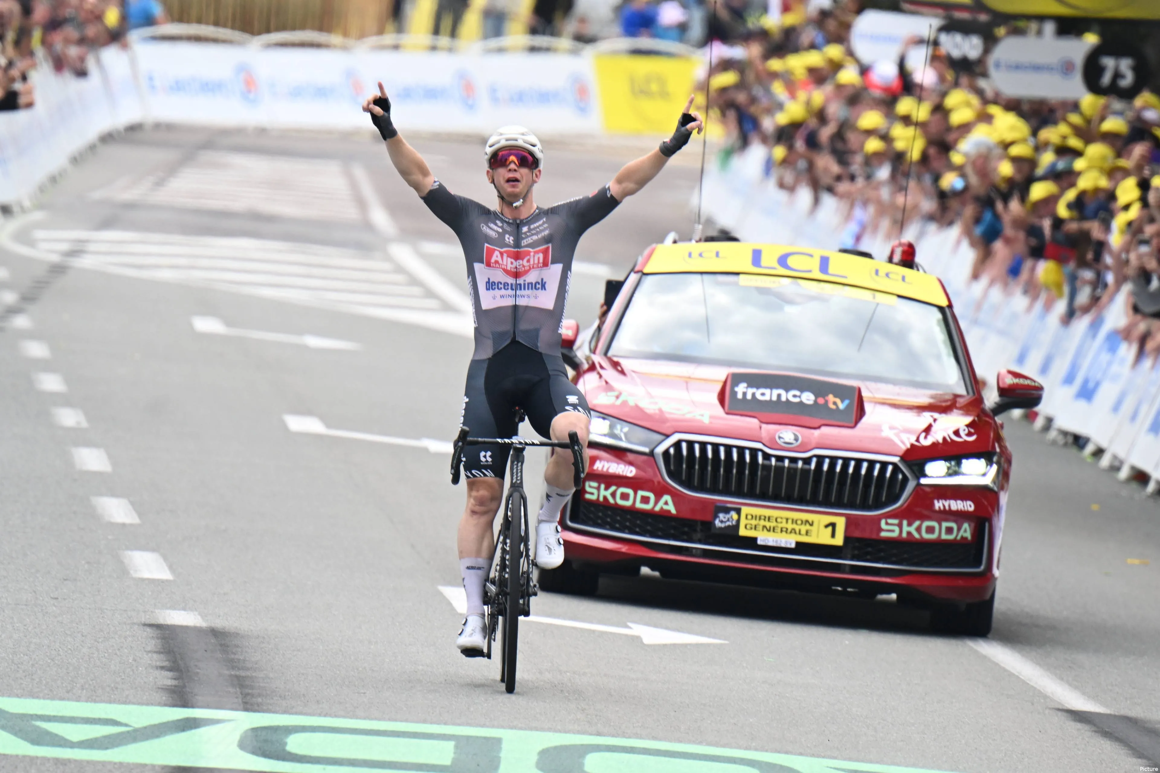 Solo victory for a sprinter! Kaden Groves takes maiden Tour de France ...