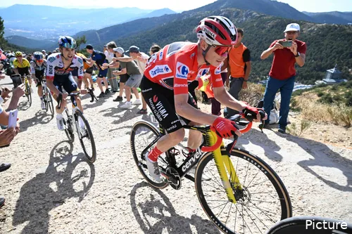 How much do pro cyclists train? Hours, miles, nutrition, and training ...