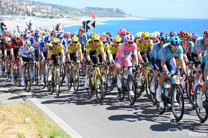 “Visma haven't pulled for 10 minutes in this Giro yet” - UAE's Mikkel ...