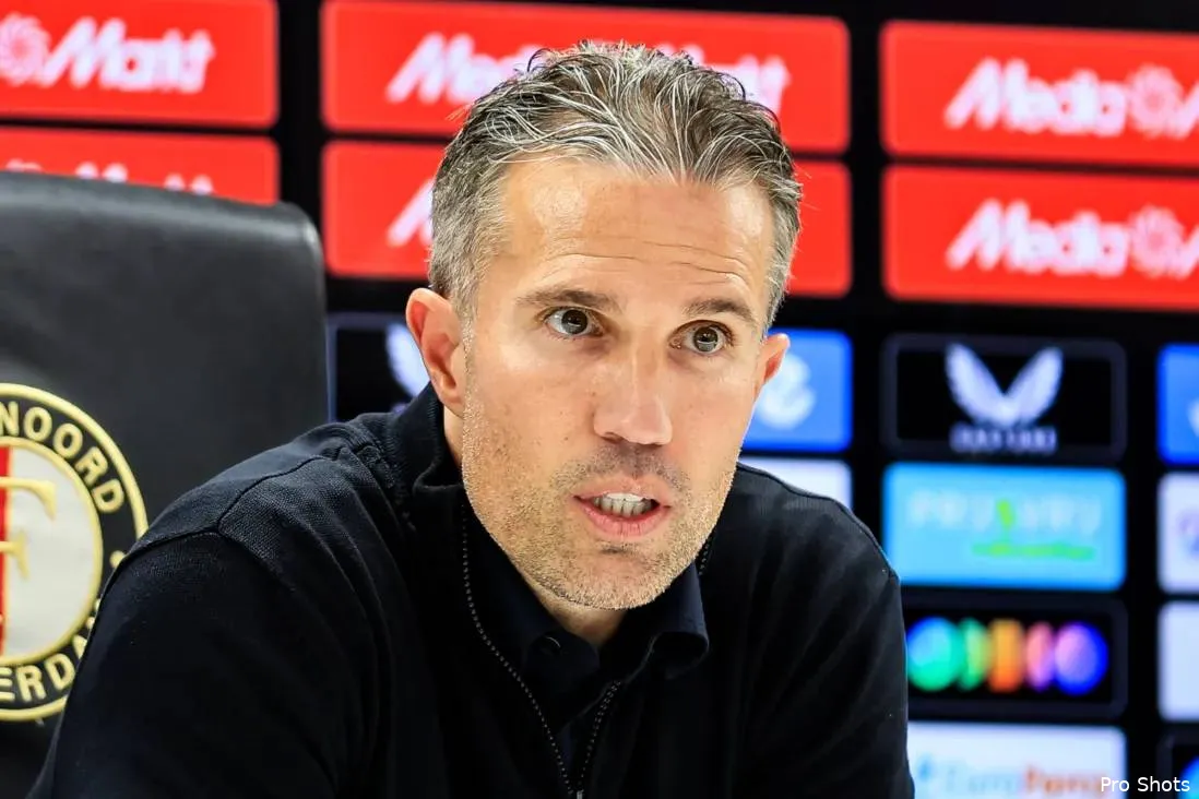 'Meer spelers op ramkoers met Van Persie: "Een vervelende dag"