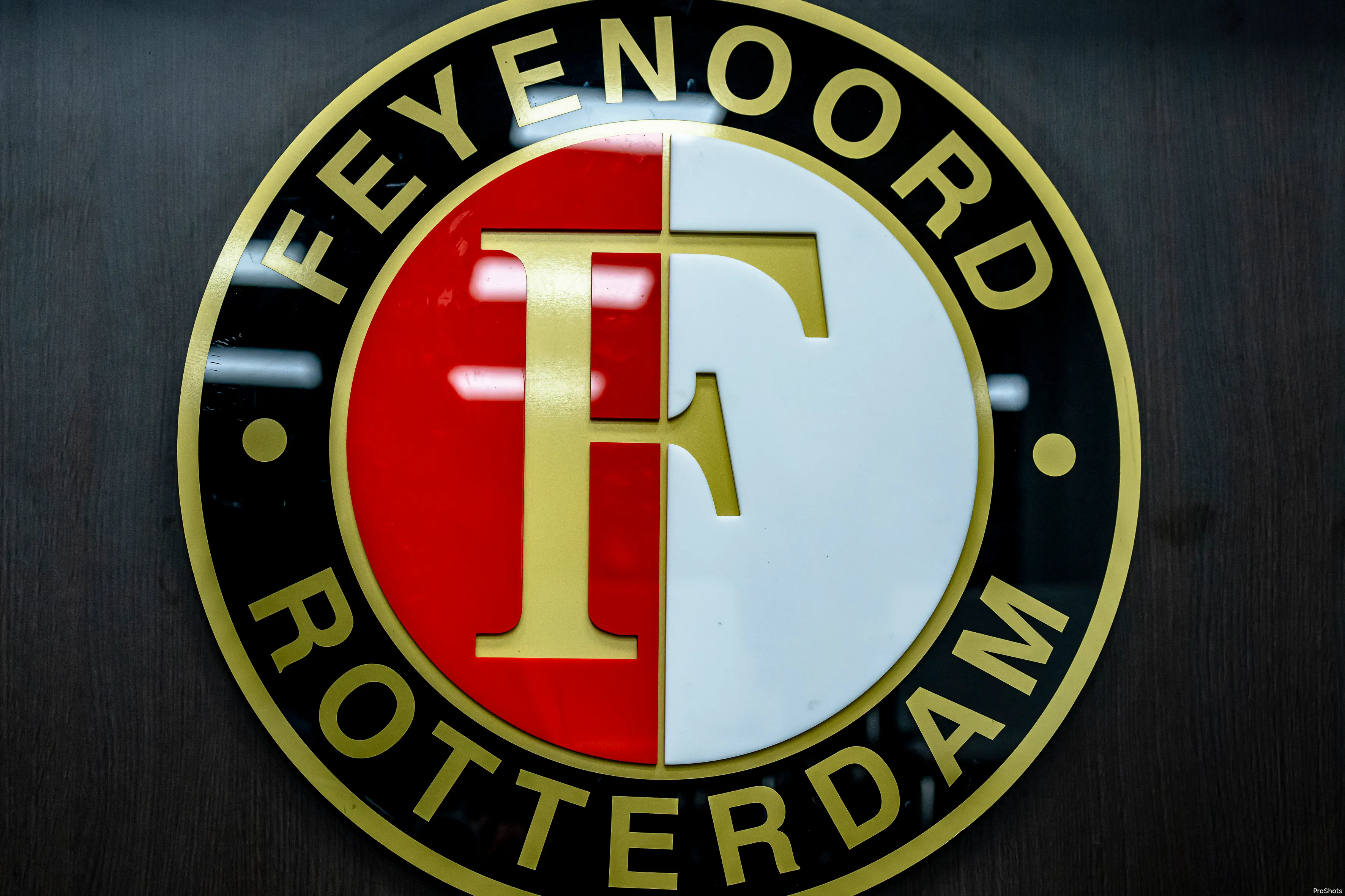 Uitslagen Eredivisie speelronde 28 | Feyenoord geeft titelstrijd op na ...