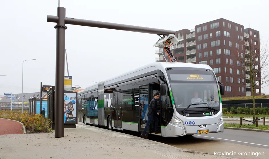 Tien nieuwe elektrische bussen op de route Zuidhorn-Groningen