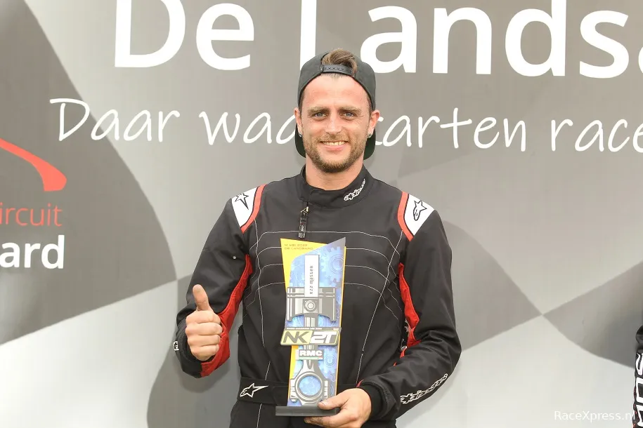 Karter Wesley de Waal is na 13 jaar terug aan de top: P1 in NK