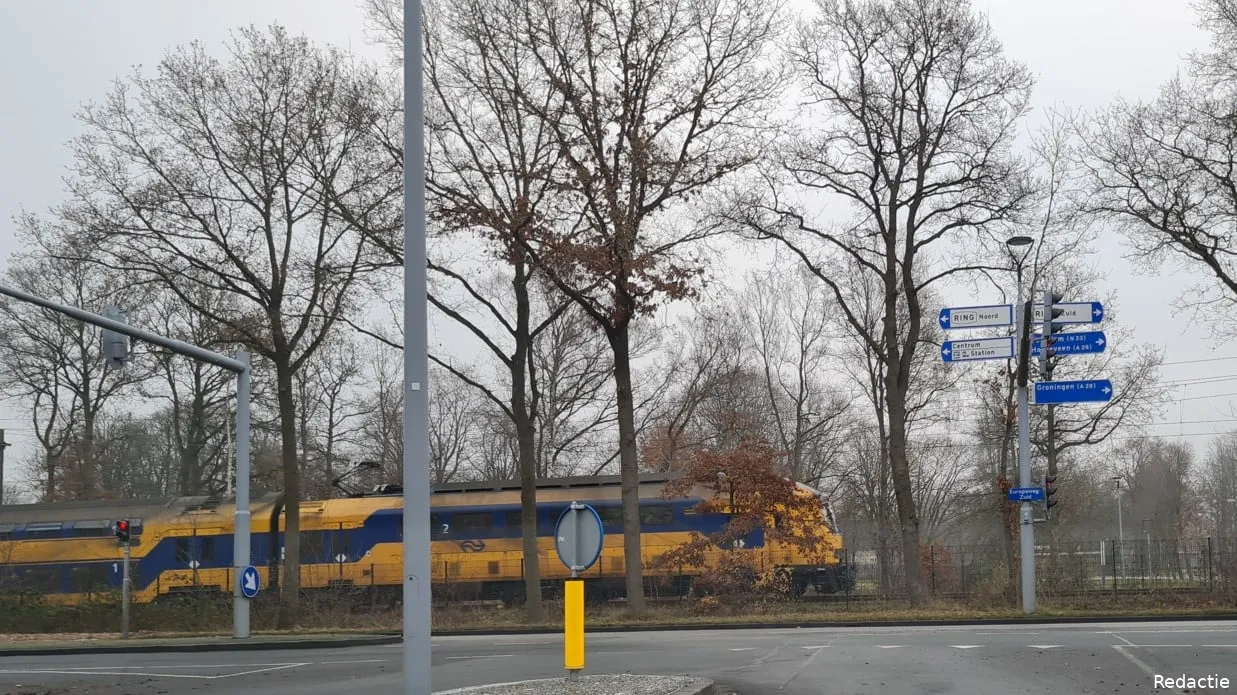 Code oranje voor Drenthe; geen treinverkeer in Noord-Nederland vanaf 9. ...