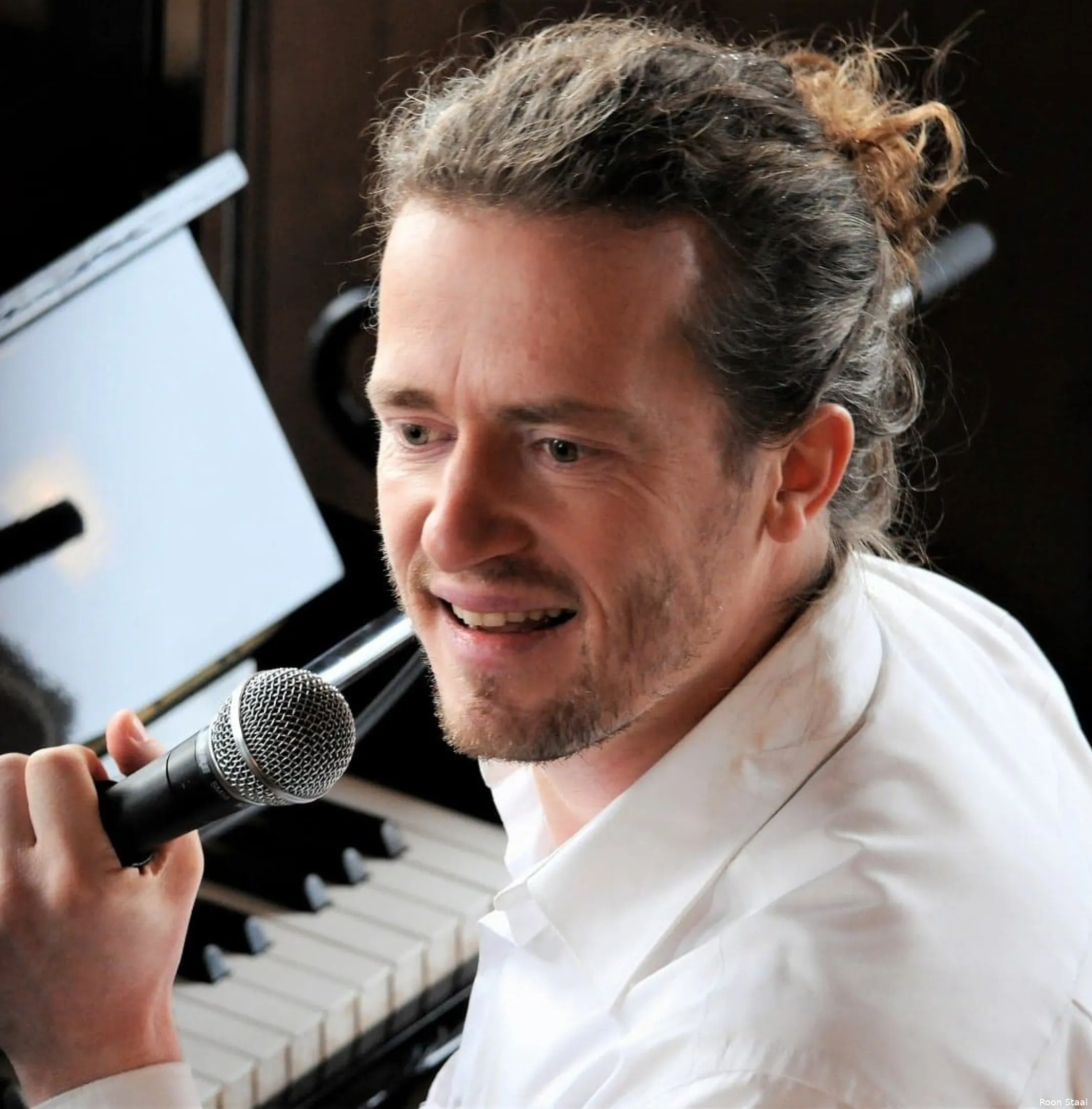 Roon Staal treedt op in 't Vlechttheater