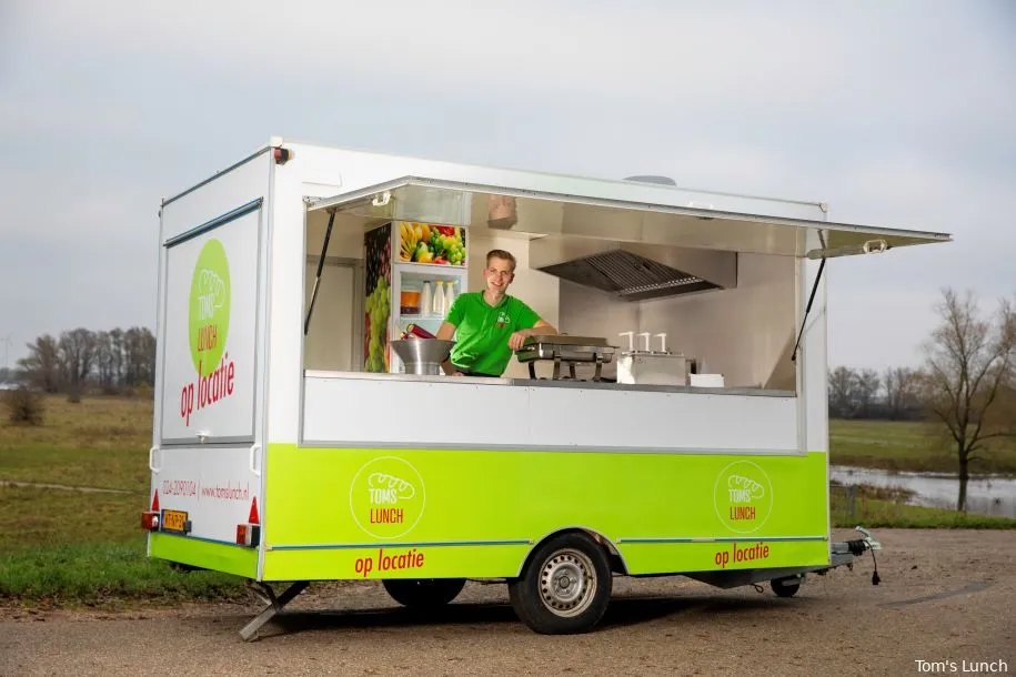 Ewijkse Tom brengt unieke Foodcar en BBQ-pakketten naar jouw locatie
