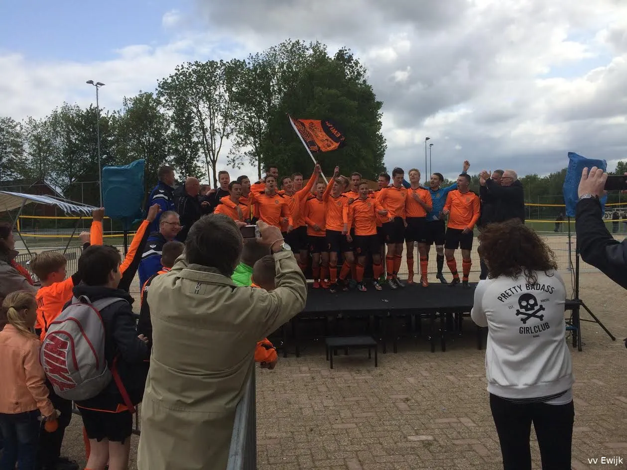 Stem op v.v. Ewijk B1 als sportteam van het jaar