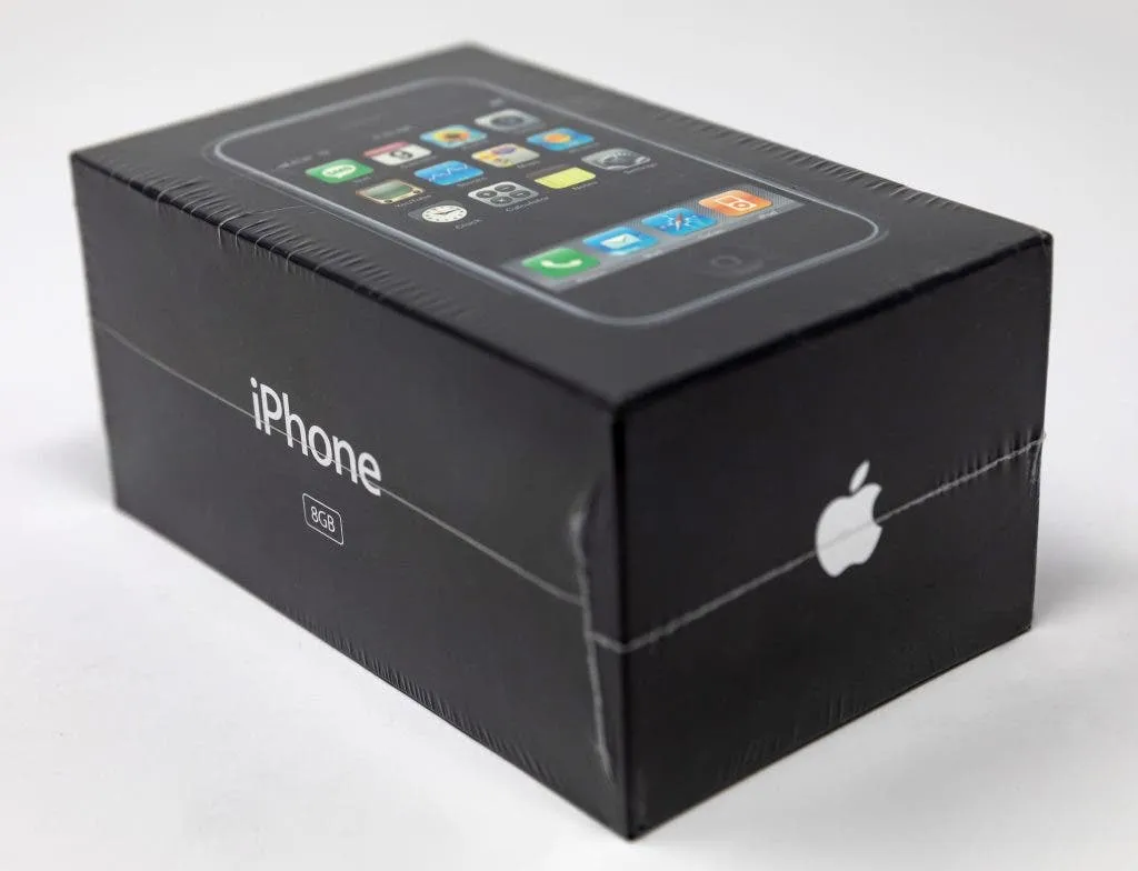 First Gen IPhone Sold For Almost $40,000- Gizchina.com