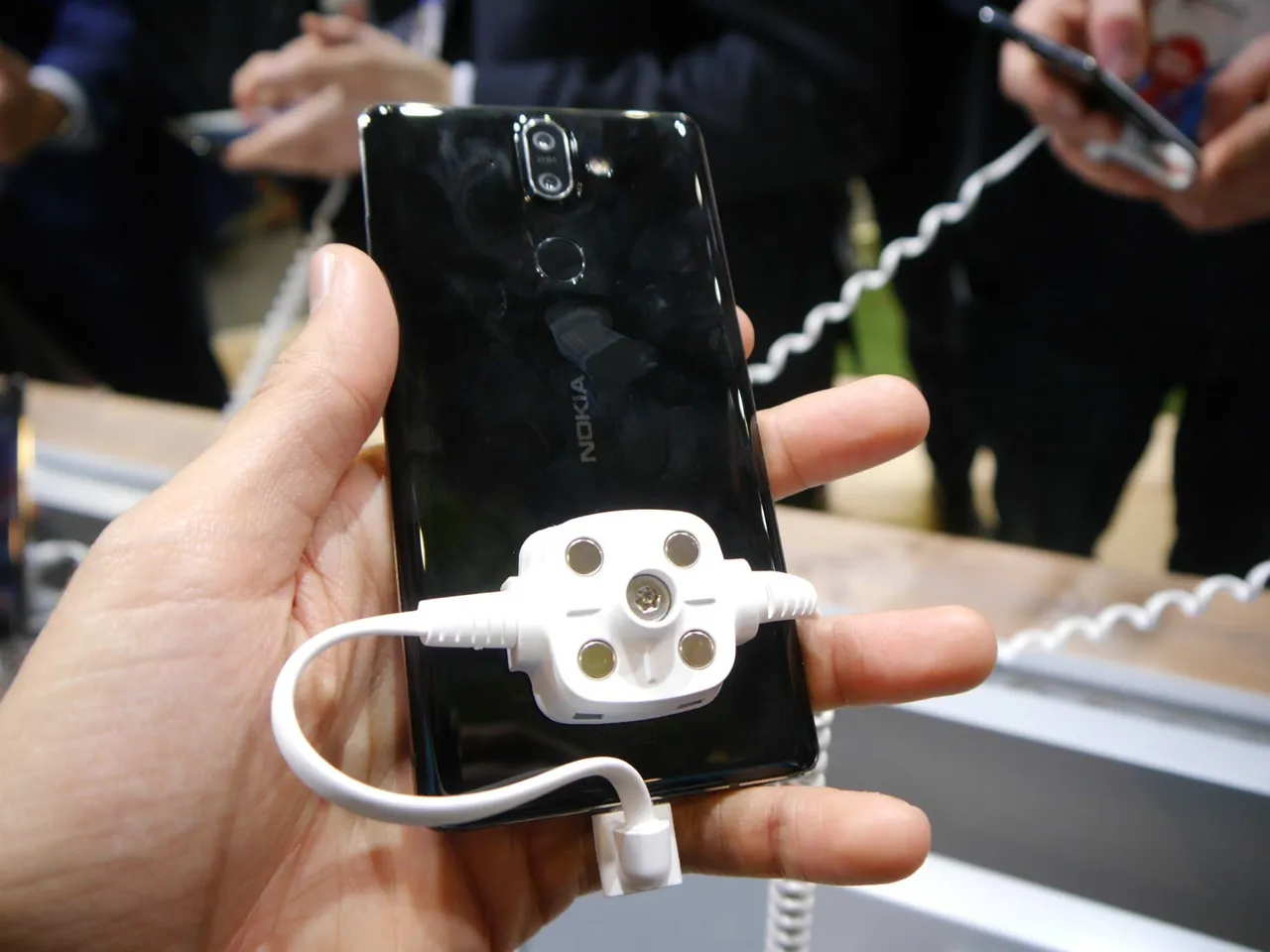 Nokia 8 Sirocco With 2K pOLED Screen Announced at MWC 2018