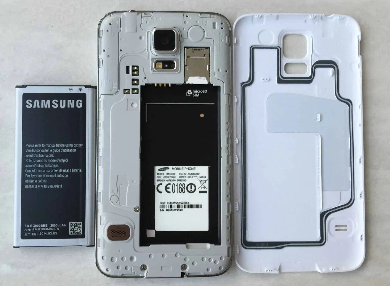 Removable batteries will make their return to our smartphones