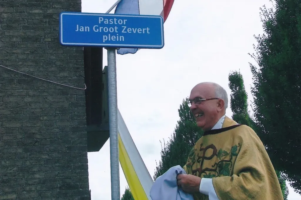 Pastor Jan Groot Zevert van geloofsgemeenschap H. Hart van Jesus en H ...