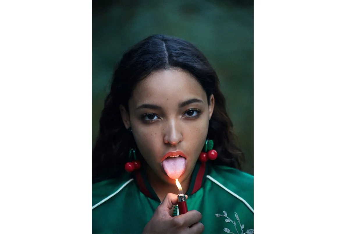 Tinashe doet een ander soort fotoshoot dan we van haar gewend zijn