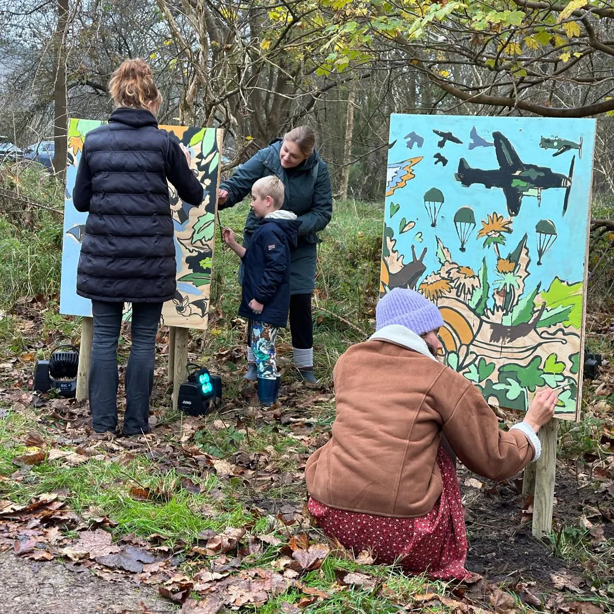 Kinderen maken kunstwerk in kader van ‘Verhalen over de verborgen ...