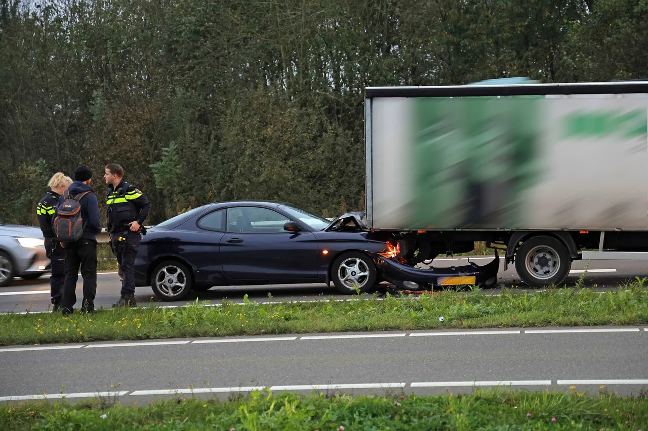 Ongeluk op Midden-Brabantweg veroorzaakt flinke file bij Waalwijk