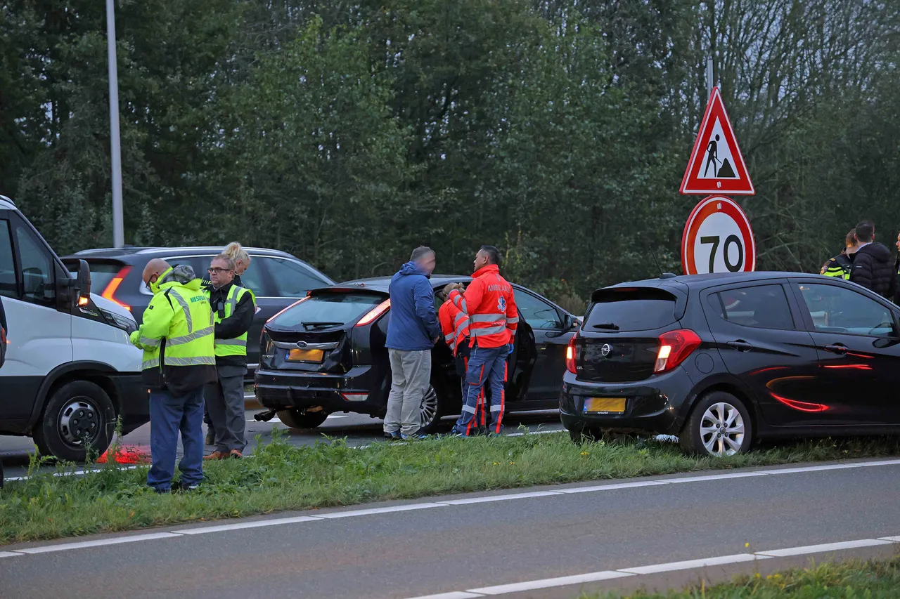 Ongeluk op Midden-Brabantweg veroorzaakt flinke file bij Waalwijk