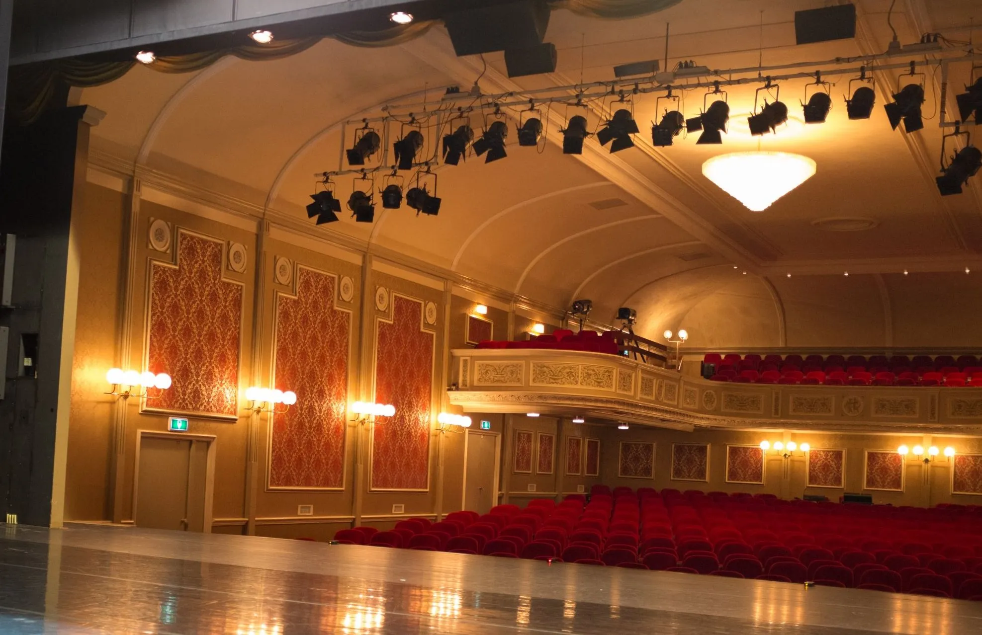 Voorstellingen Schouwburg Ogterop gaan door tijdens verbouwing