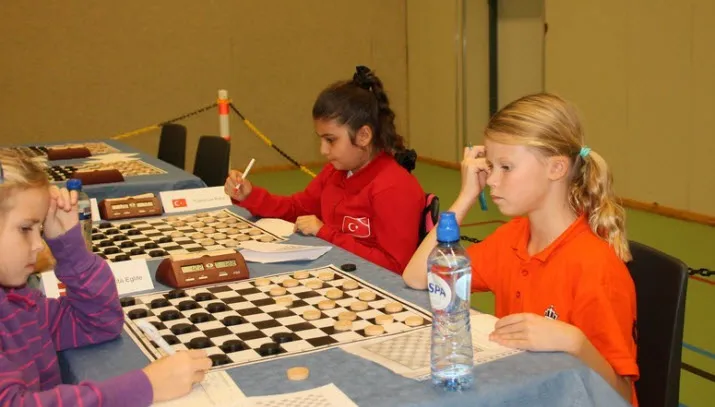 Drie overwinningen voor Mirte Verheijen in WK Dammen