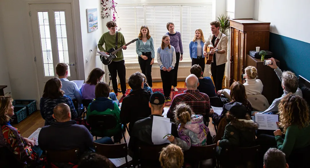 Het programma van Gluren bij de Buren is bekend!