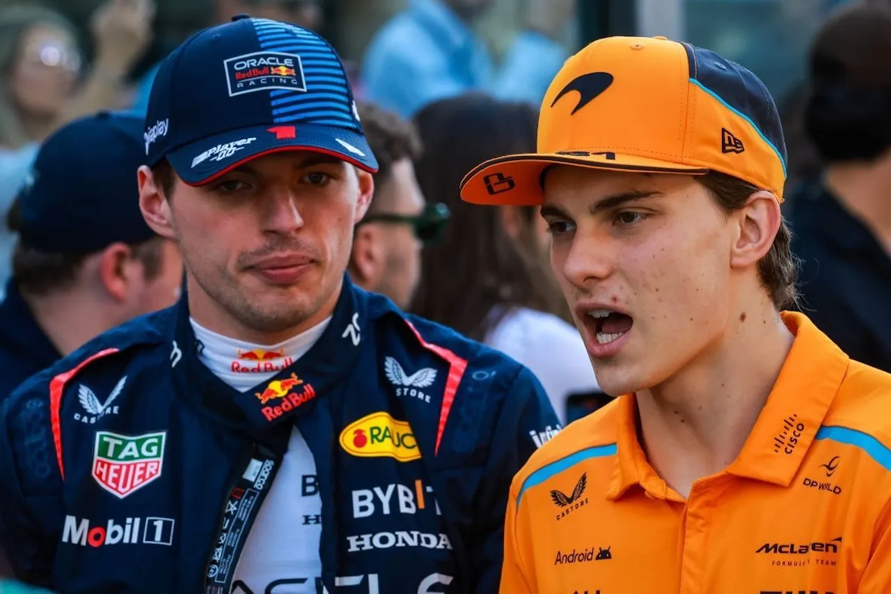 Oscar Piastri onder druk door Max Verstappen