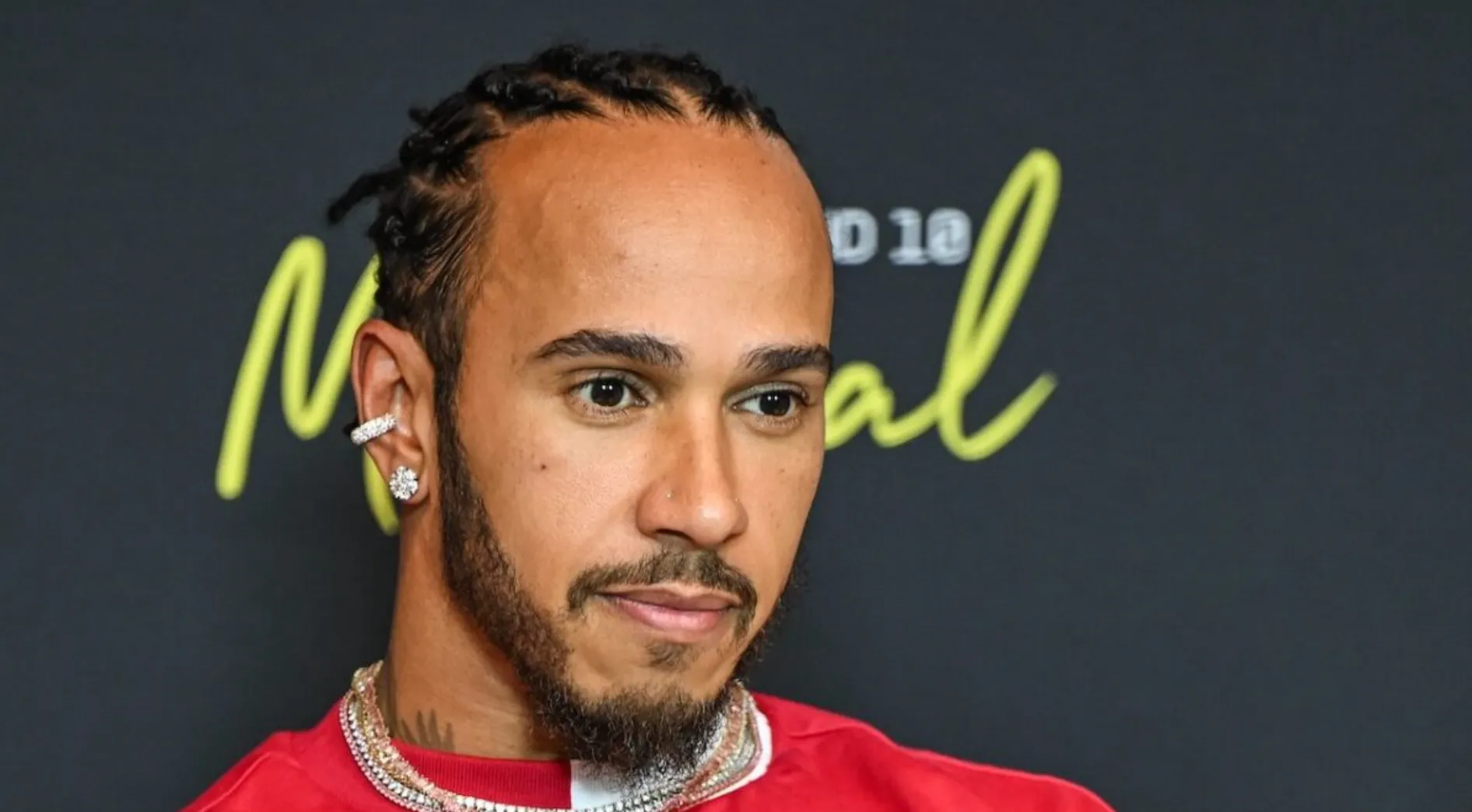 Lewis Hamilton op een ‘keerpunt’ terwijl Ferrari-ster ‘wanhopig is om ...
