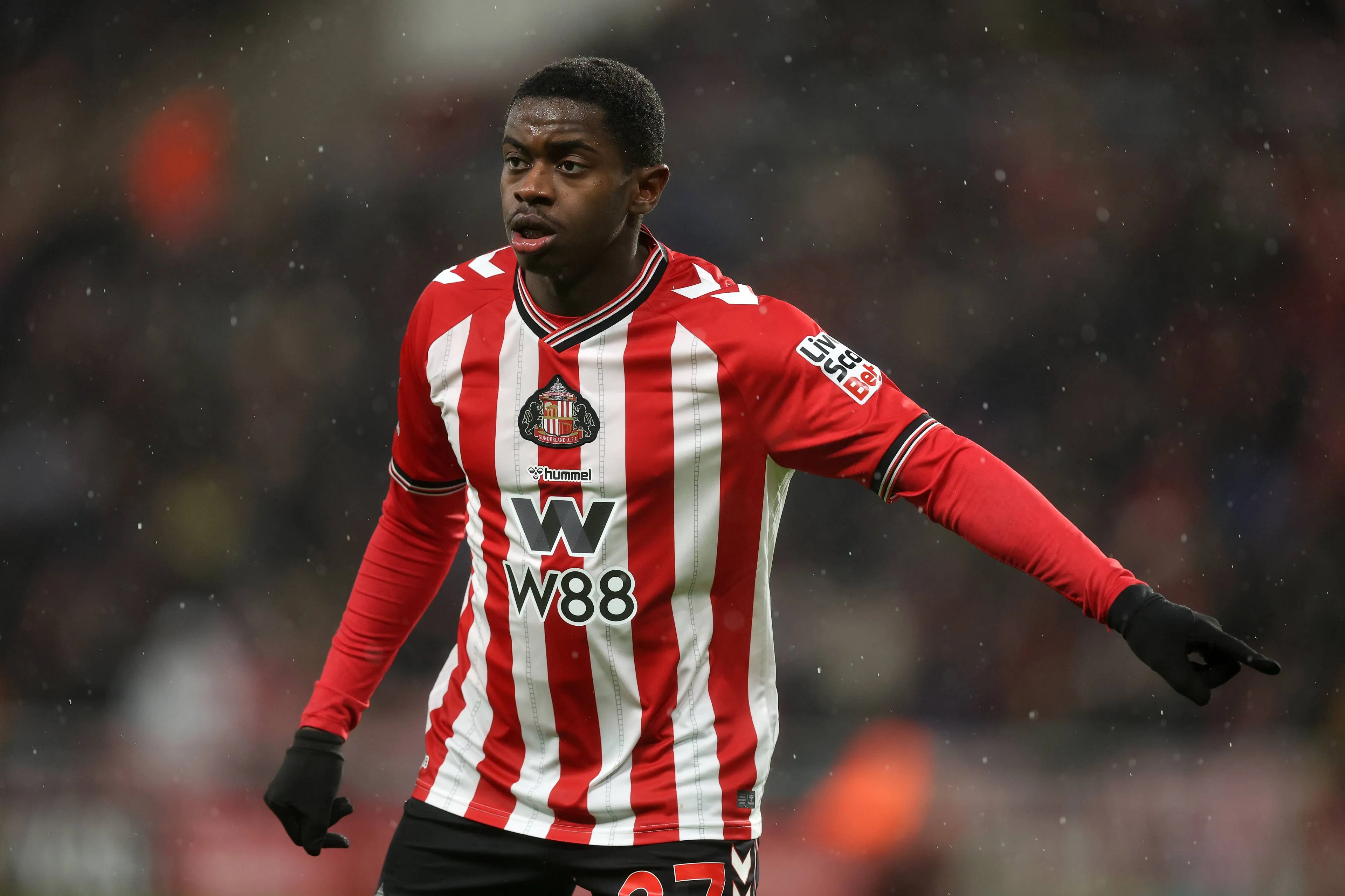 Transfer rumour roundup: Man United eye Sunderland Sadiki swap ...