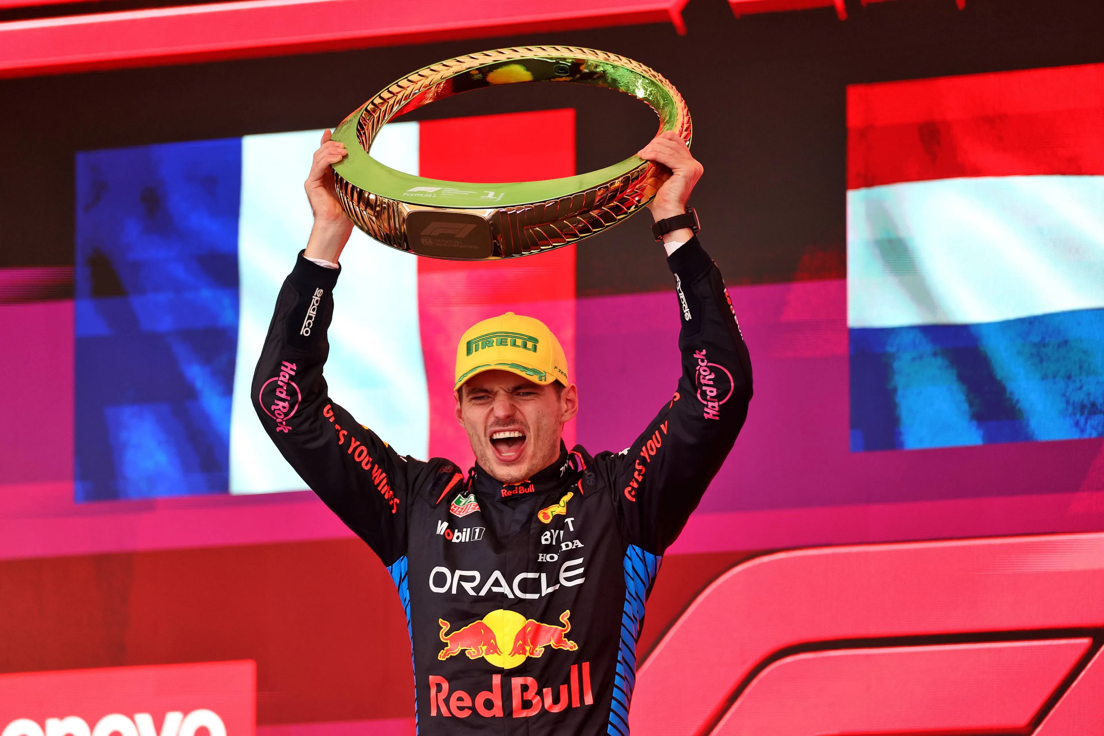 Verstappen verteilt einzigartige F1-„Dauerkarte“