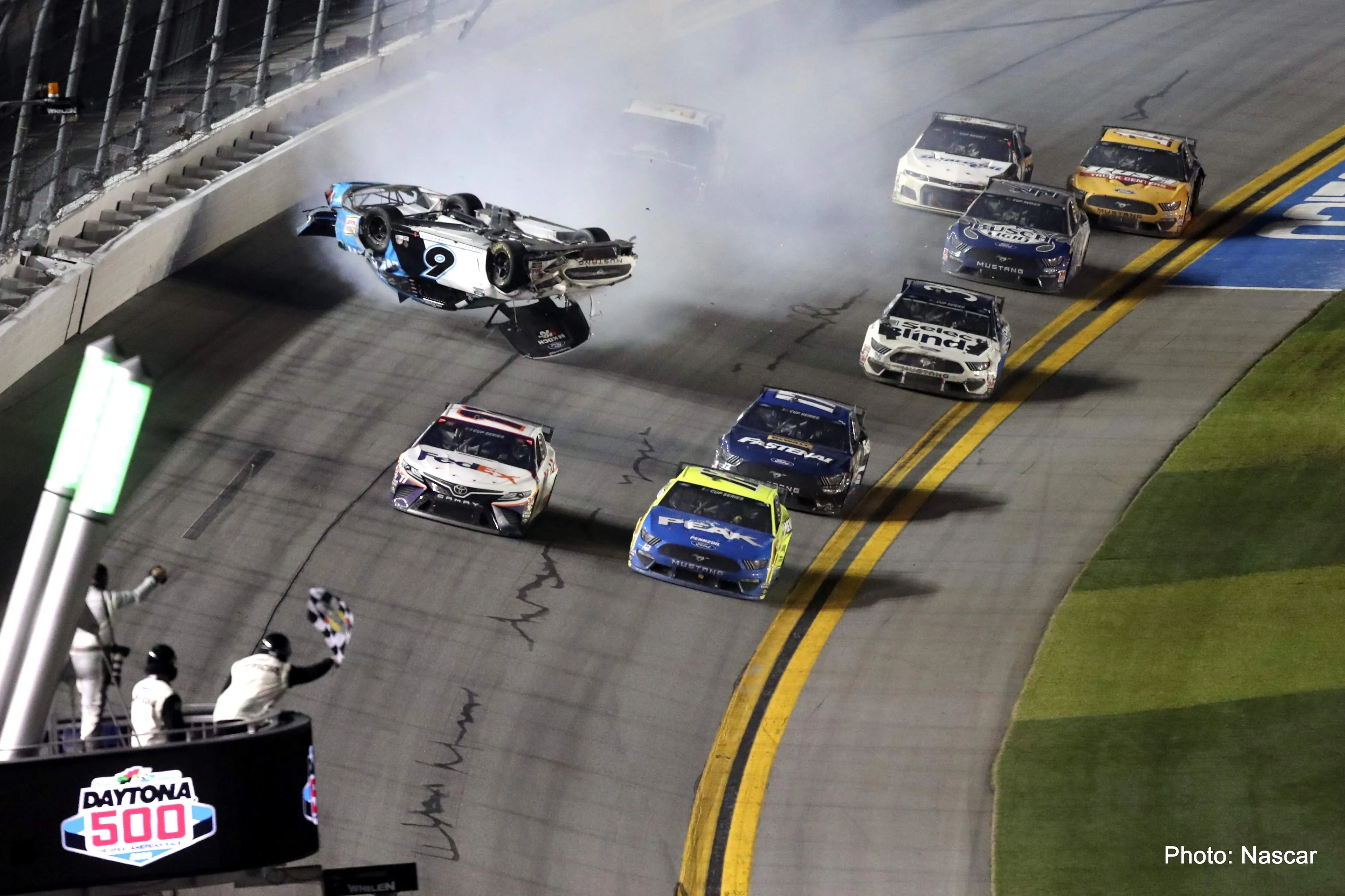 GRANDPRIX247 | NASCAR: Hamlin wins Daytona 500, Newman hospitalized