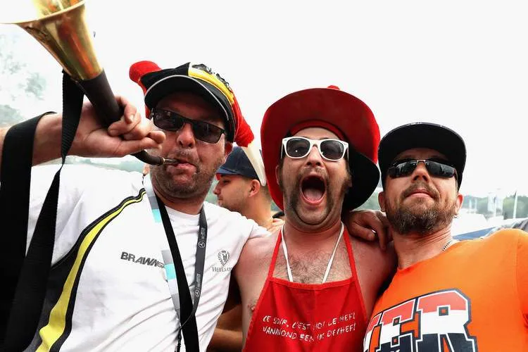 GRANDPRIX247 | Holland is empty as fans flock to Spa to cheer for Max!