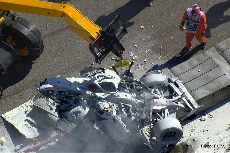 GRANDPRIX247 | Ghiotto and Aiken unhurt after ugly F2 crash at Sochi