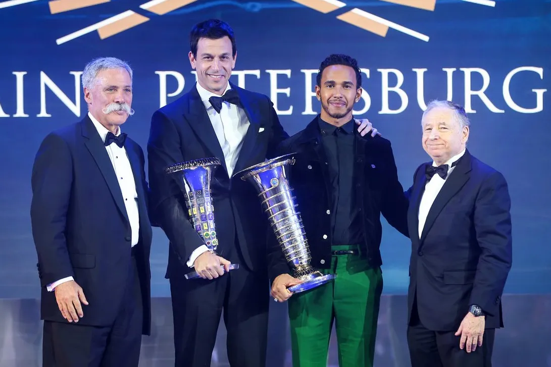 GRANDPRIX247 | Hamilton gets champion trophy, confirms two year extension