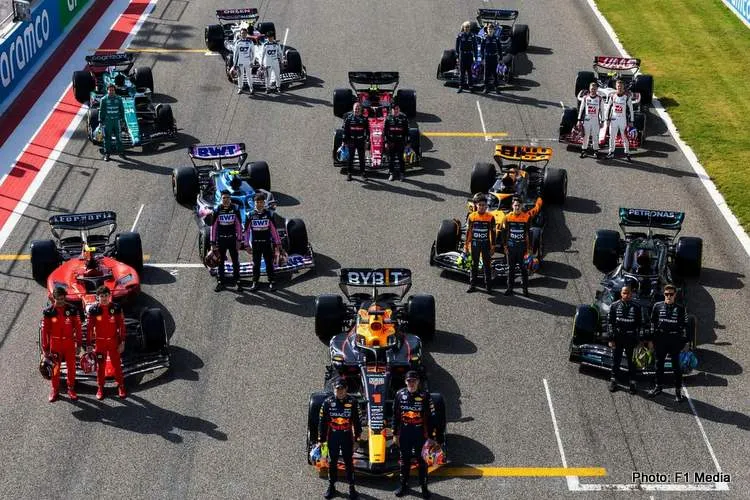 GRANDPRIX247 | What do F1 drivers earn per lap? Max and Lewis most ...